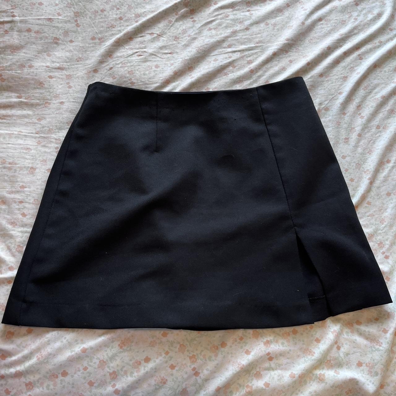 90s mini skirt 🤍great vintage basic -black mini... - Depop