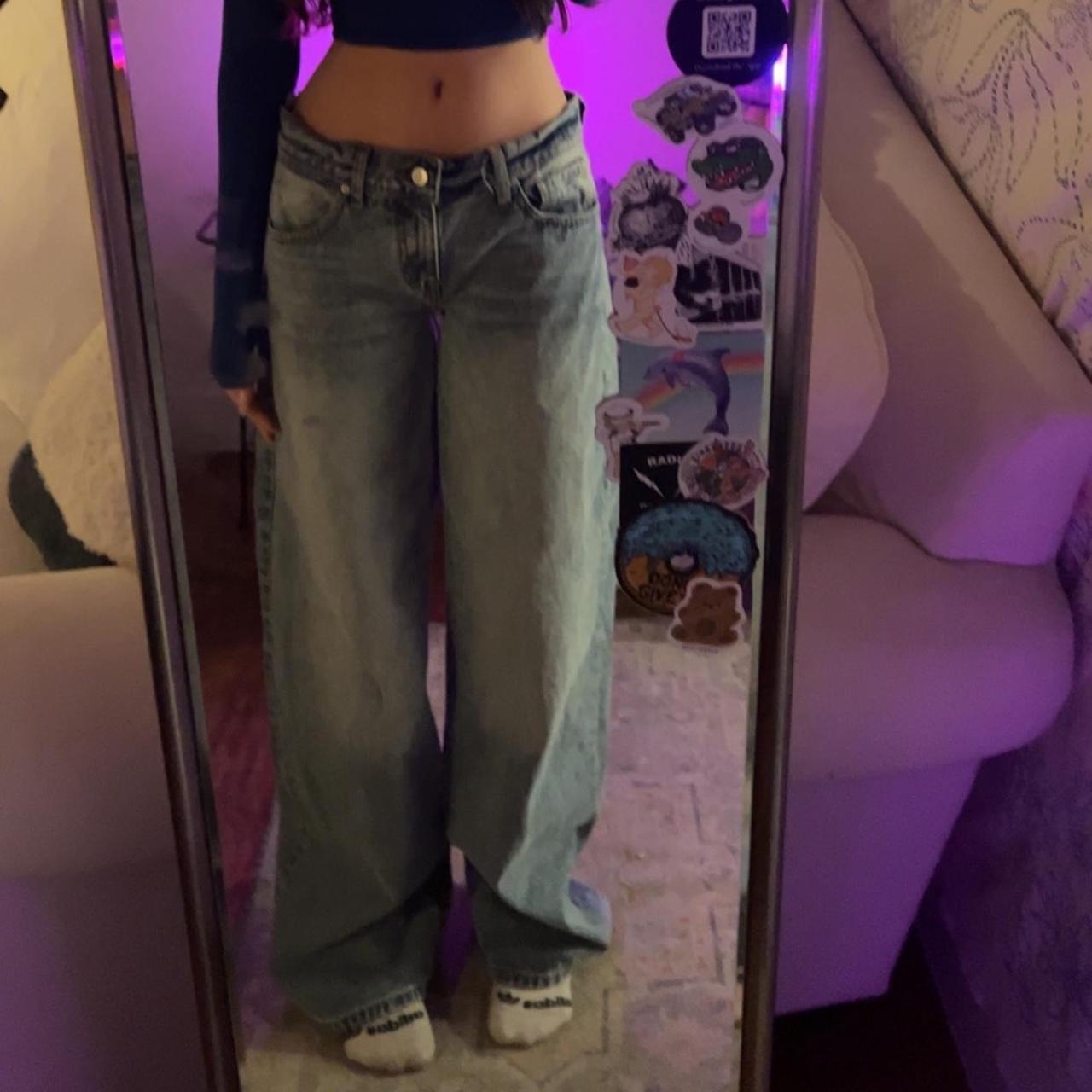 Super cute low rise, jeans!! Only worn once Size 23🎀 - Depop