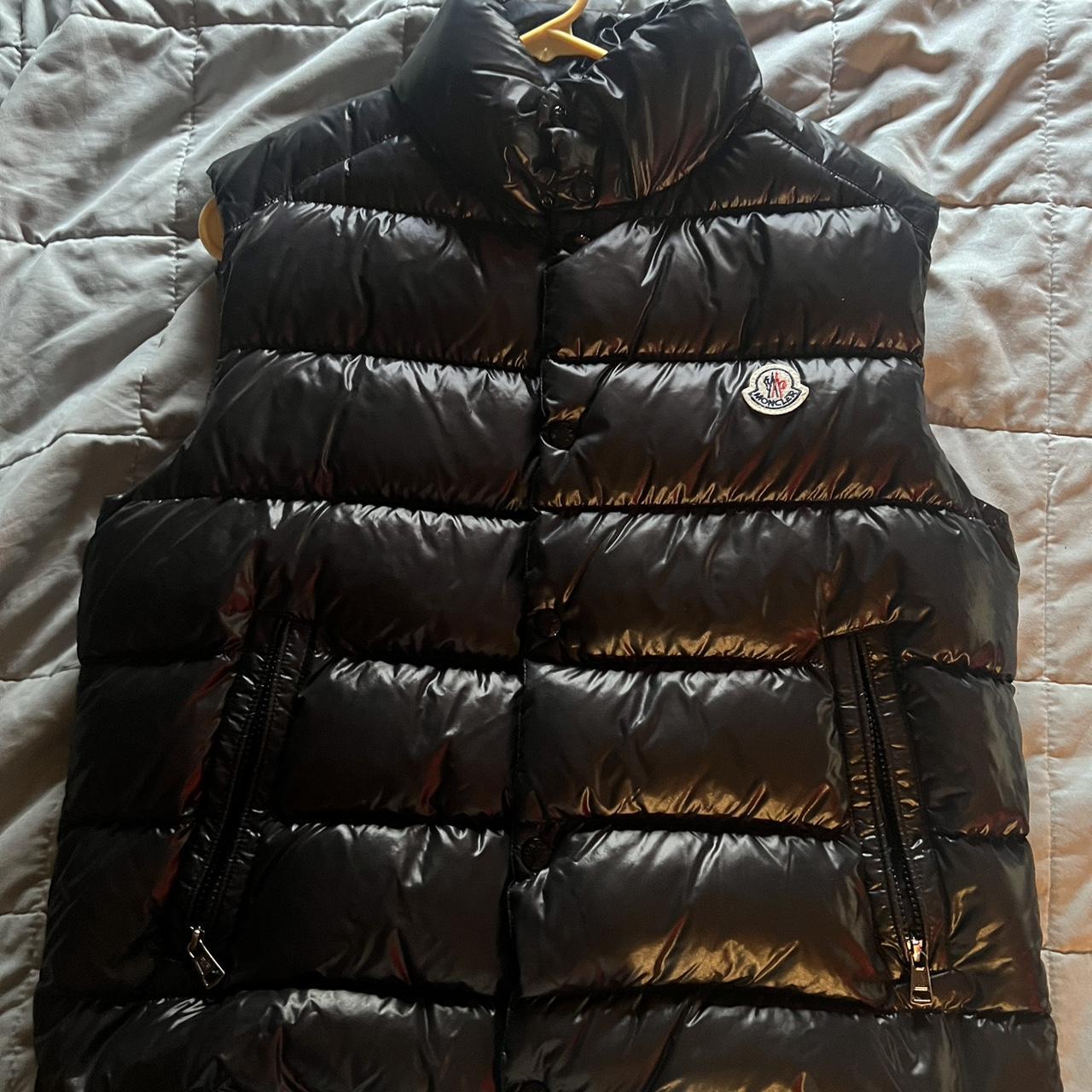 Moncler Vest black - Depop