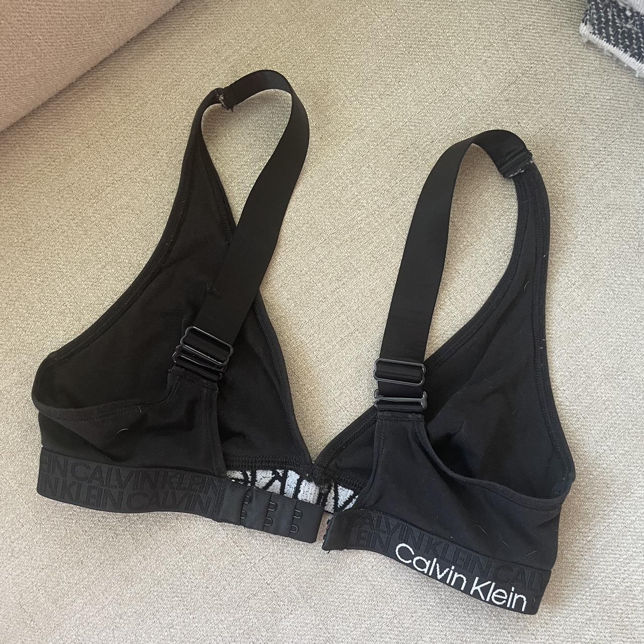 Calvin Klein Women's Black and White Bra | Depop
