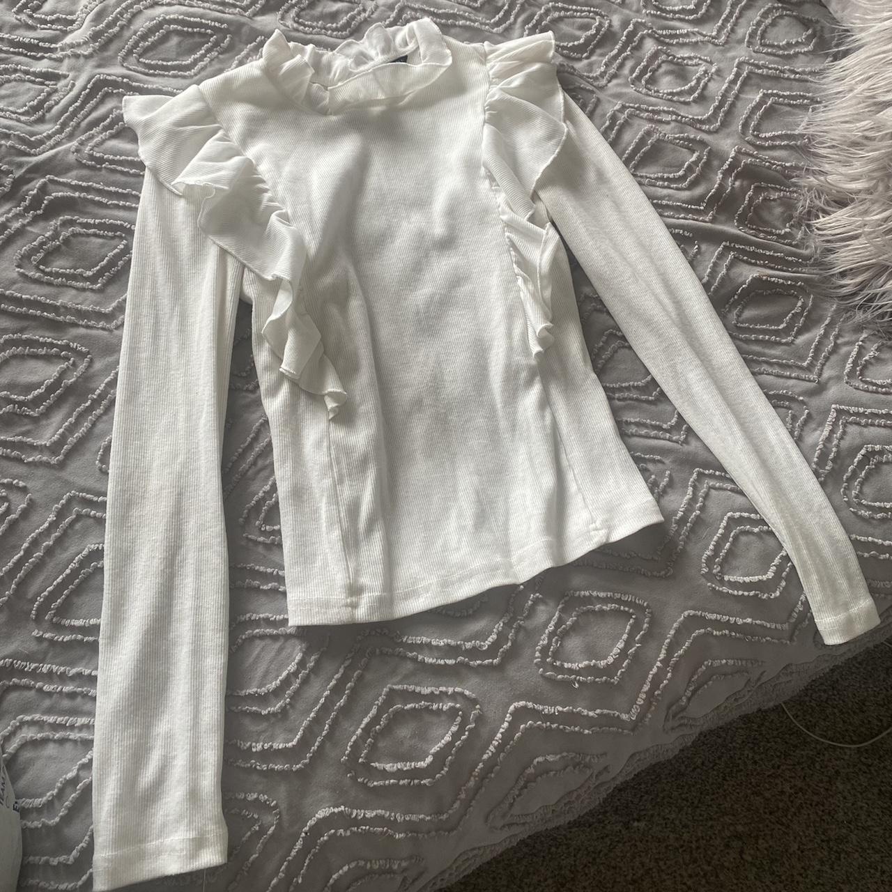 White ruffle top Worn a few times Size 8 - Depop
