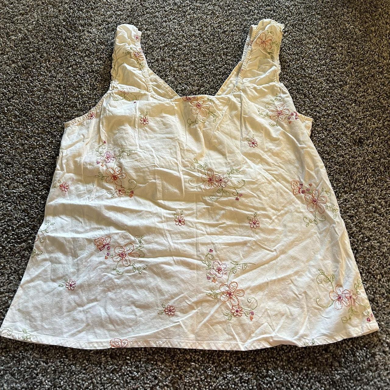 Cute little cream colored tank top - Depop