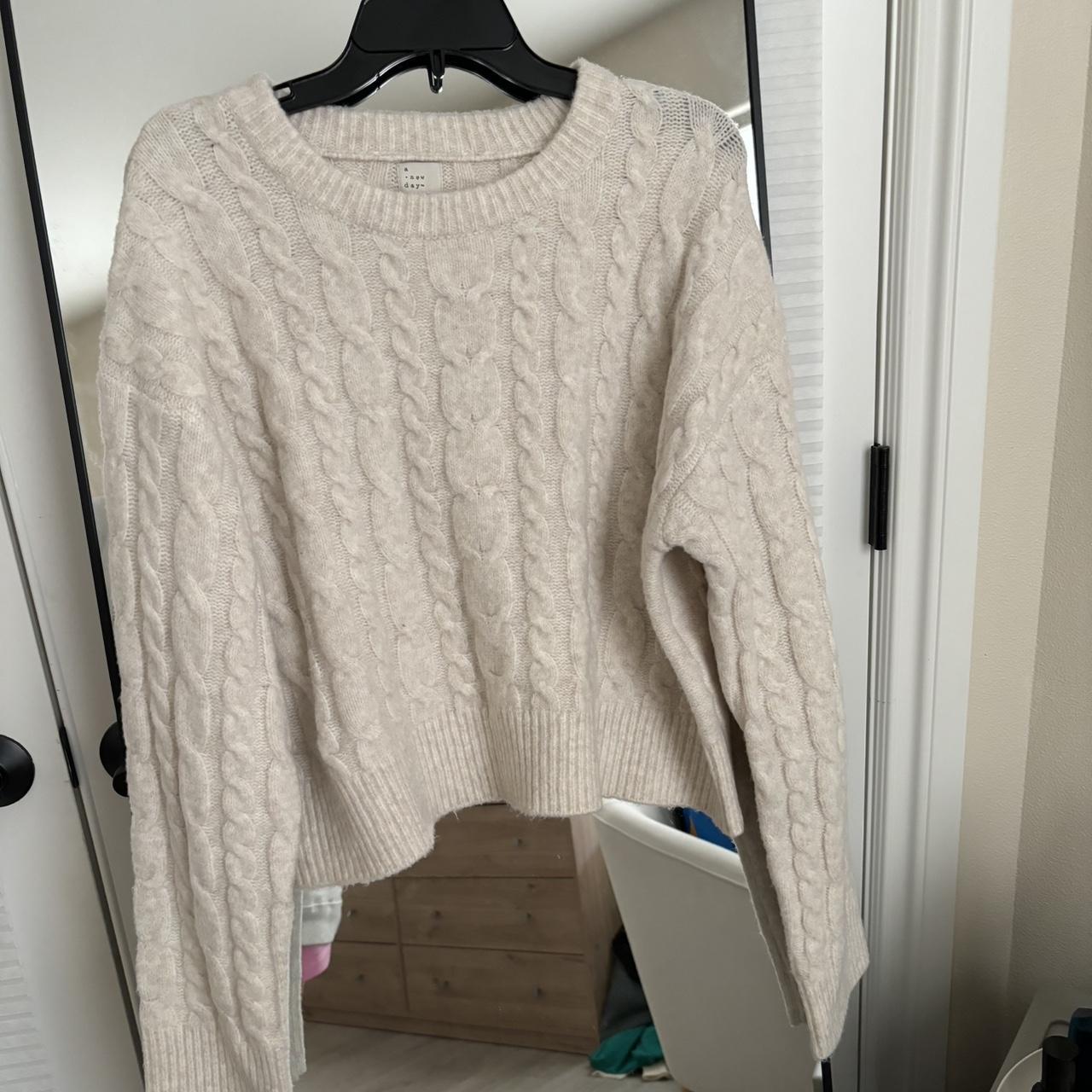 cream cropped knitted sweater worn once :) - Depop