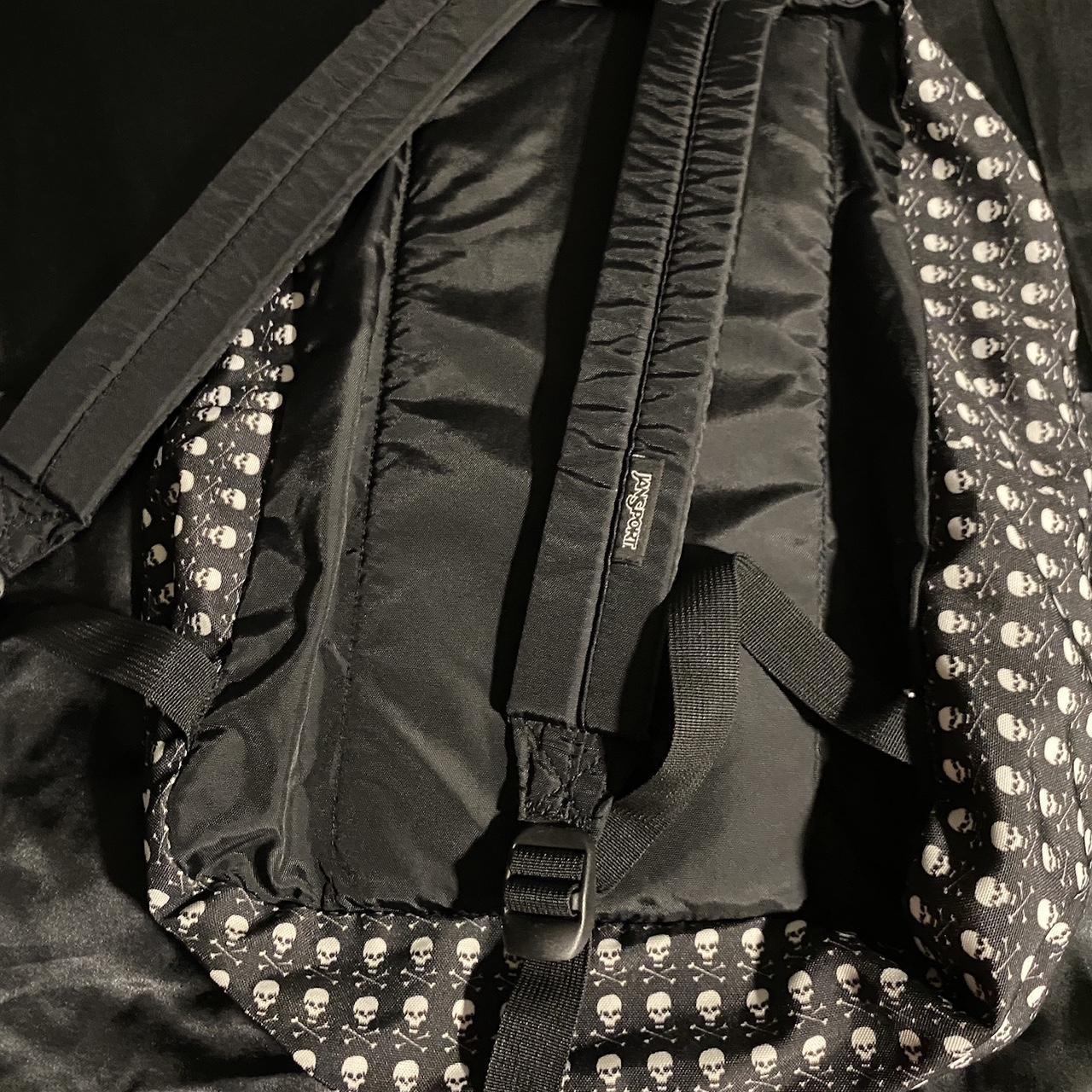 Skull Jansport Some staining on the inside (can’t... - Depop