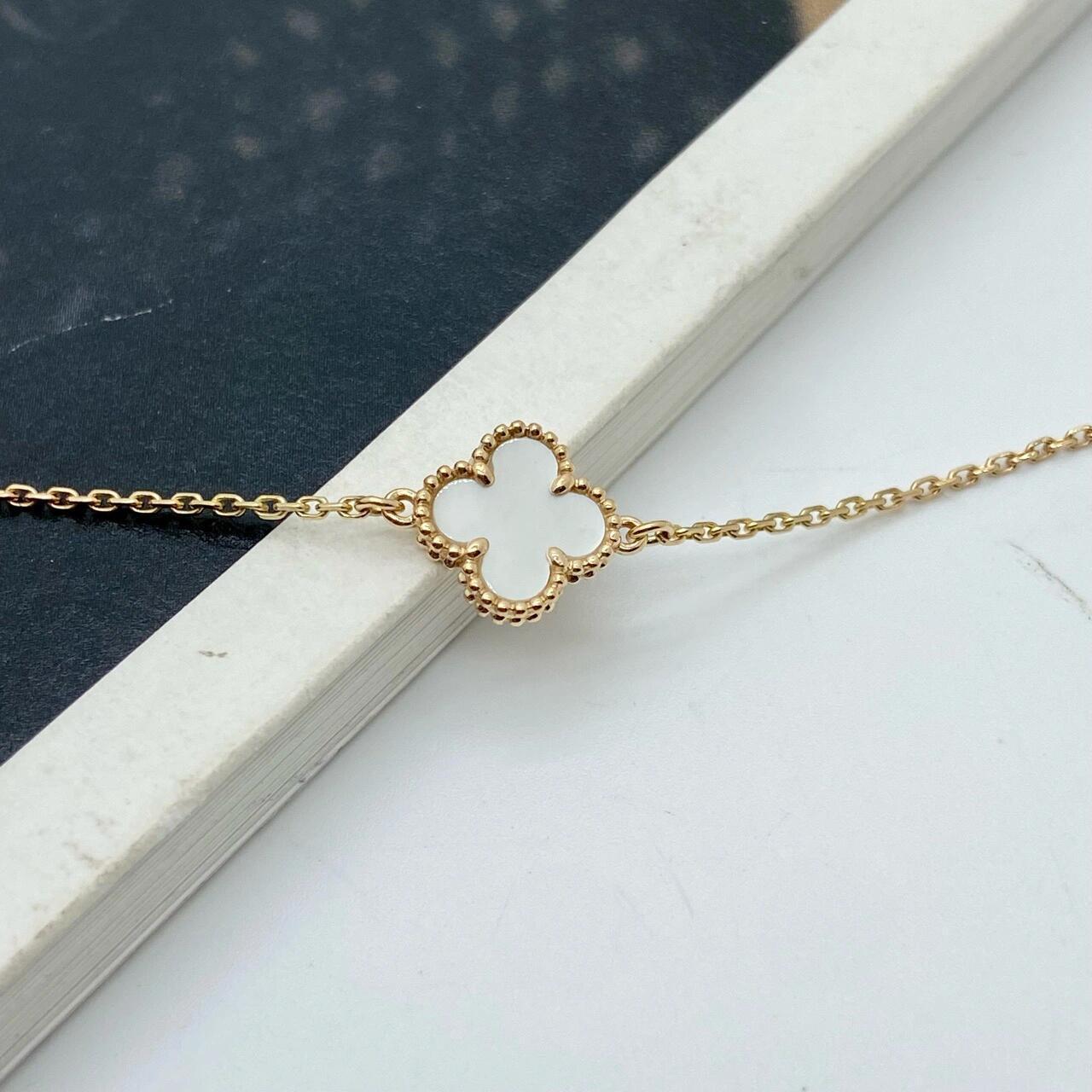 Van Cleef & Arpels white five-flower single flower... - Depop