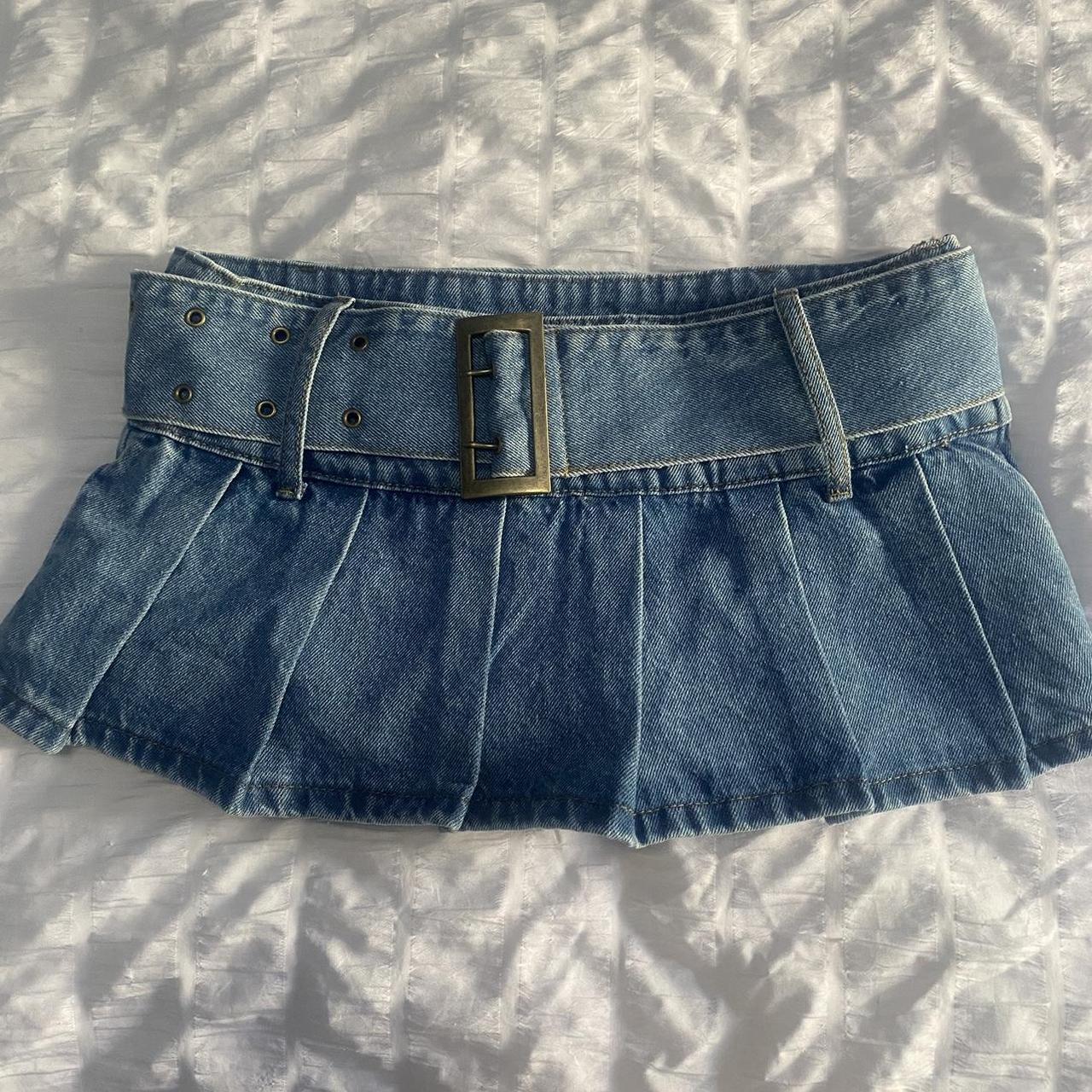 edikted denim low rise mini skirt size small never... - Depop