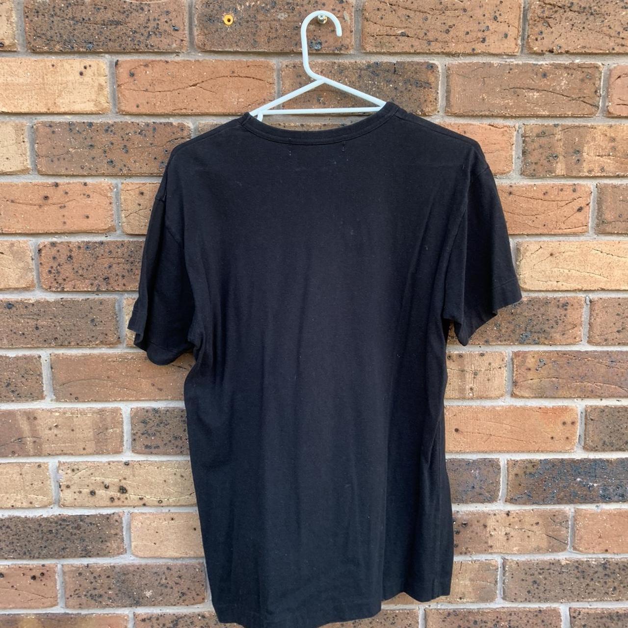 CDG PLAY TEE - Depop