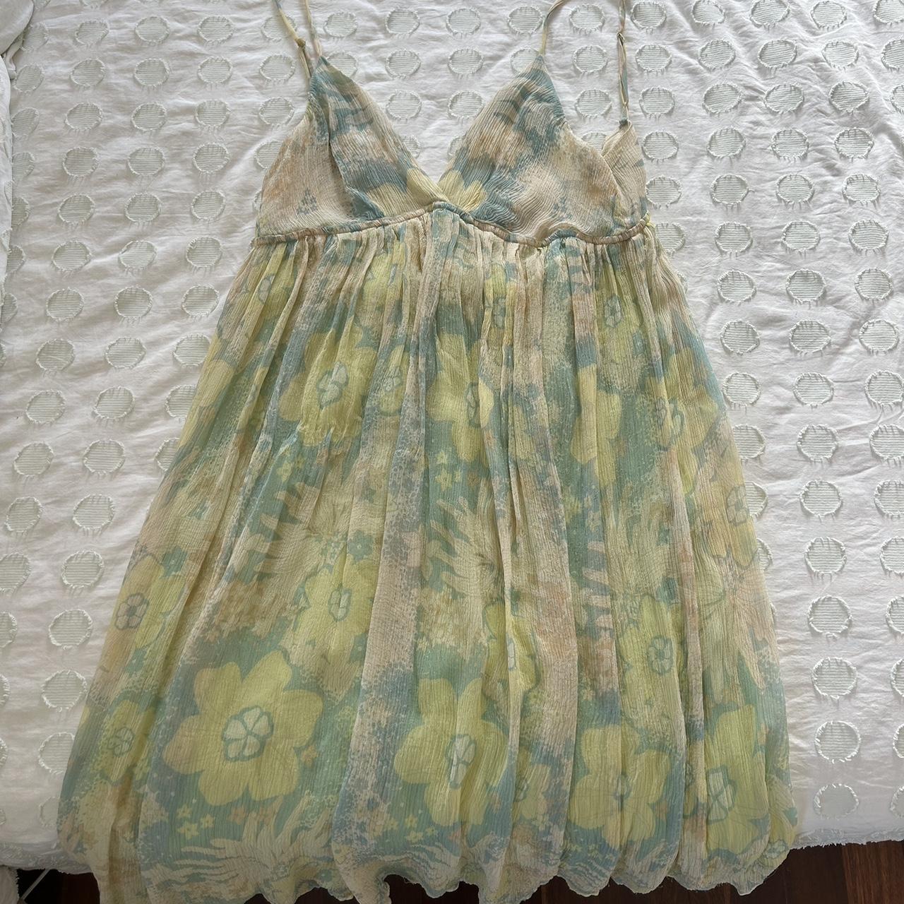 Witchery Silk Summer Dress Repop of this stunning... - Depop