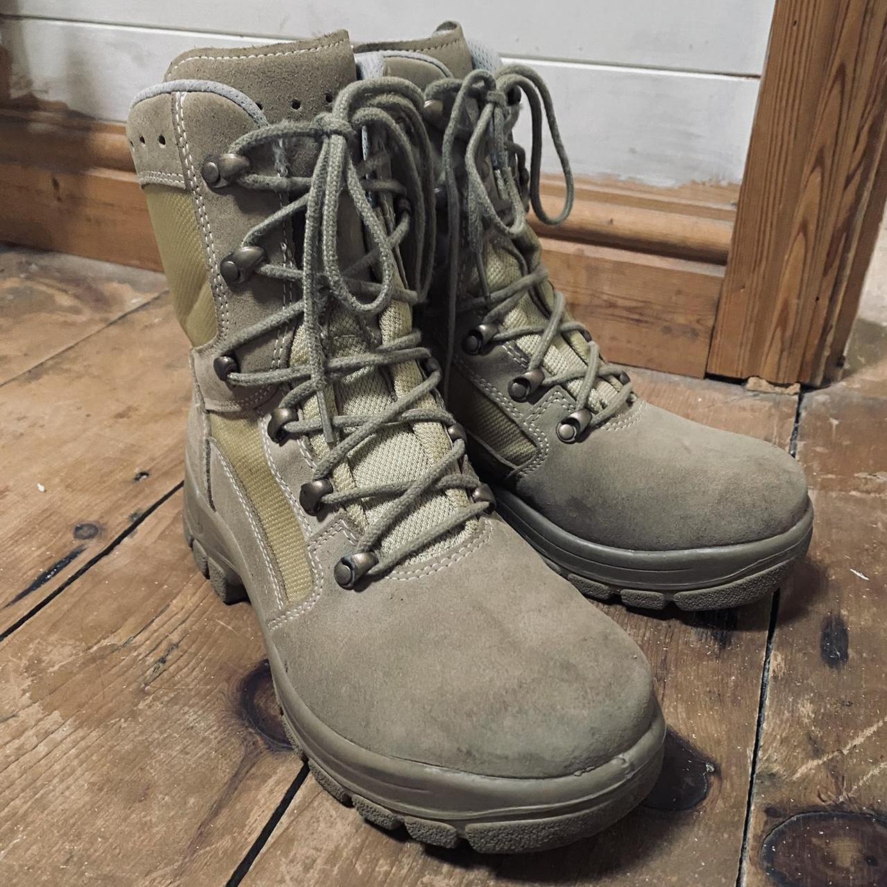 Good quality boots. Oil/fuel/water resistant. A few... - Depop