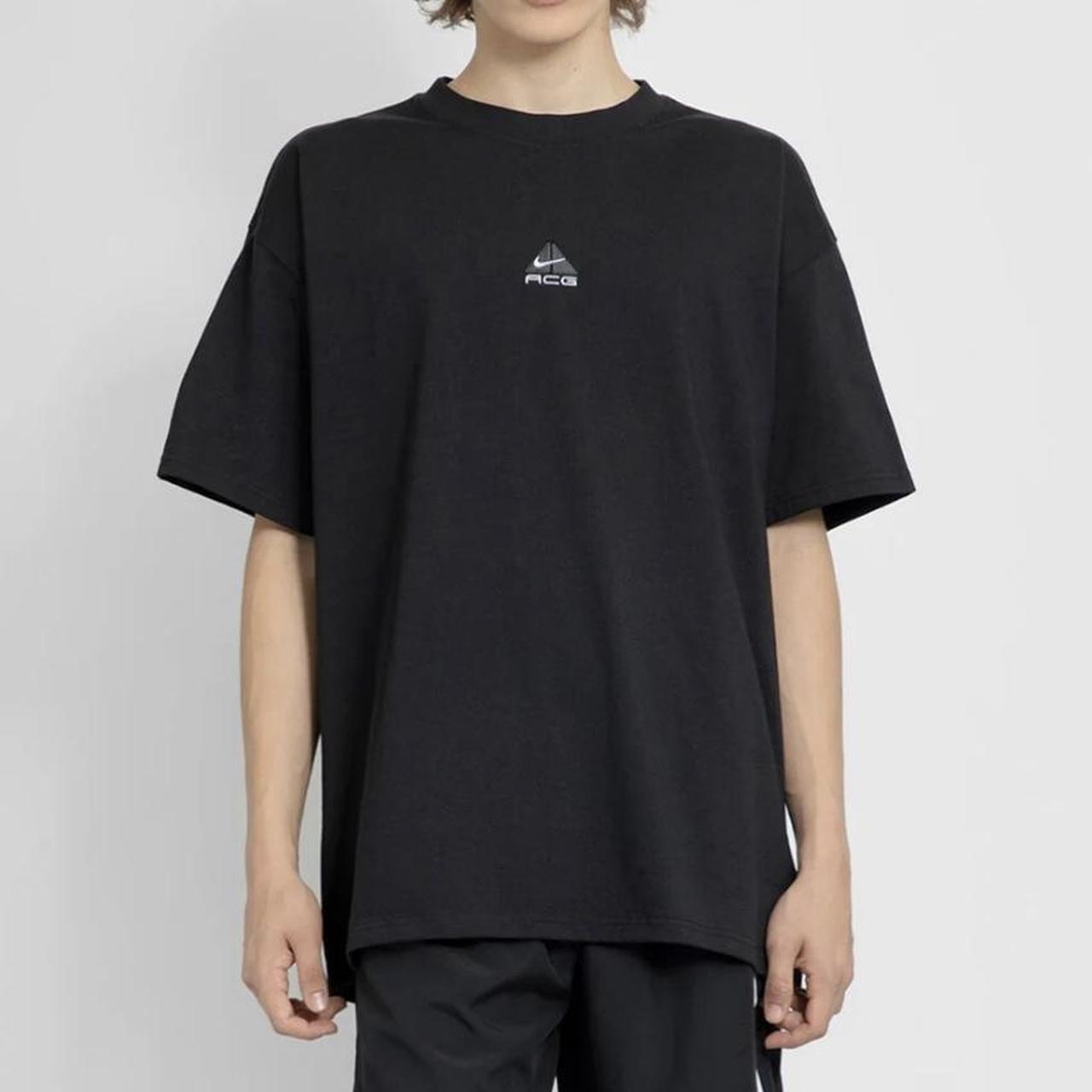 Nike ACG LBR Lungs SS Tee - Black/Lt Smoke... - Depop