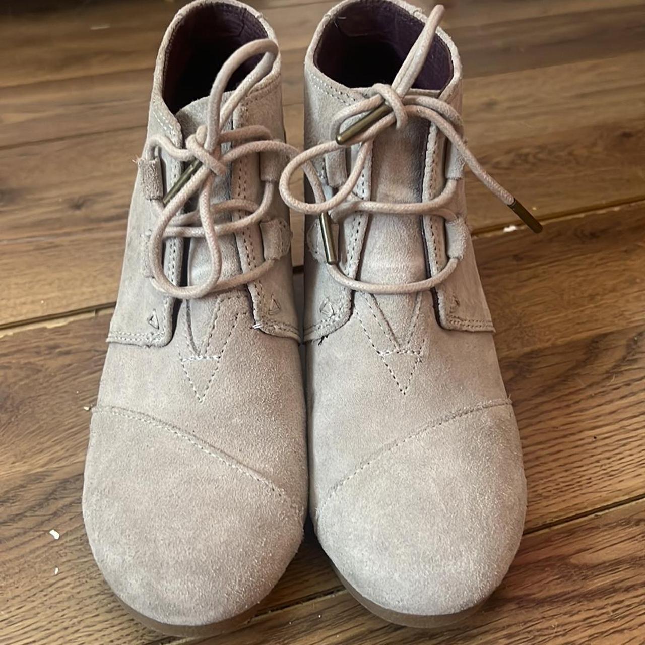 TOMS Women's Grey Boots | Depop