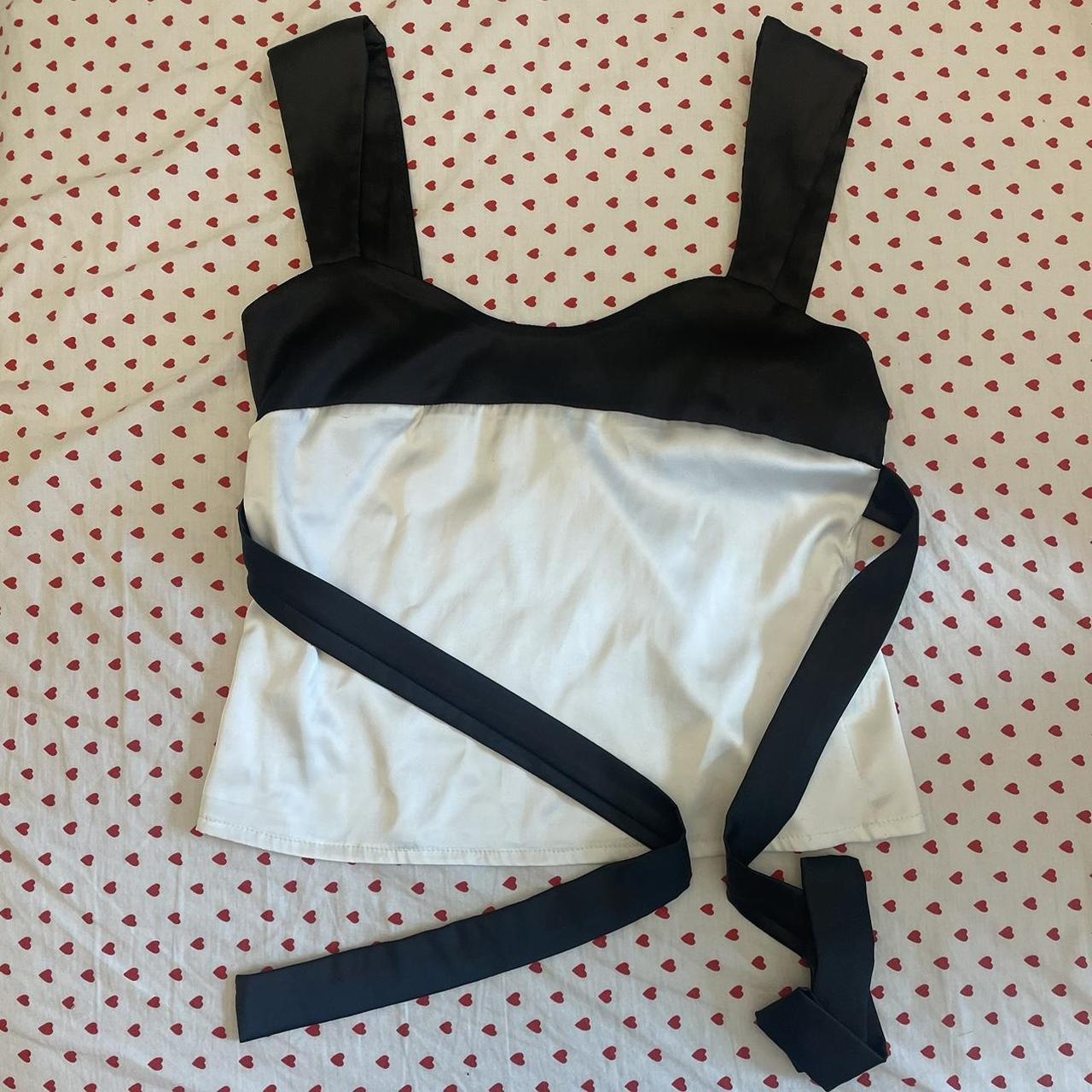 cute and elegant edikted top- fits around a... - Depop