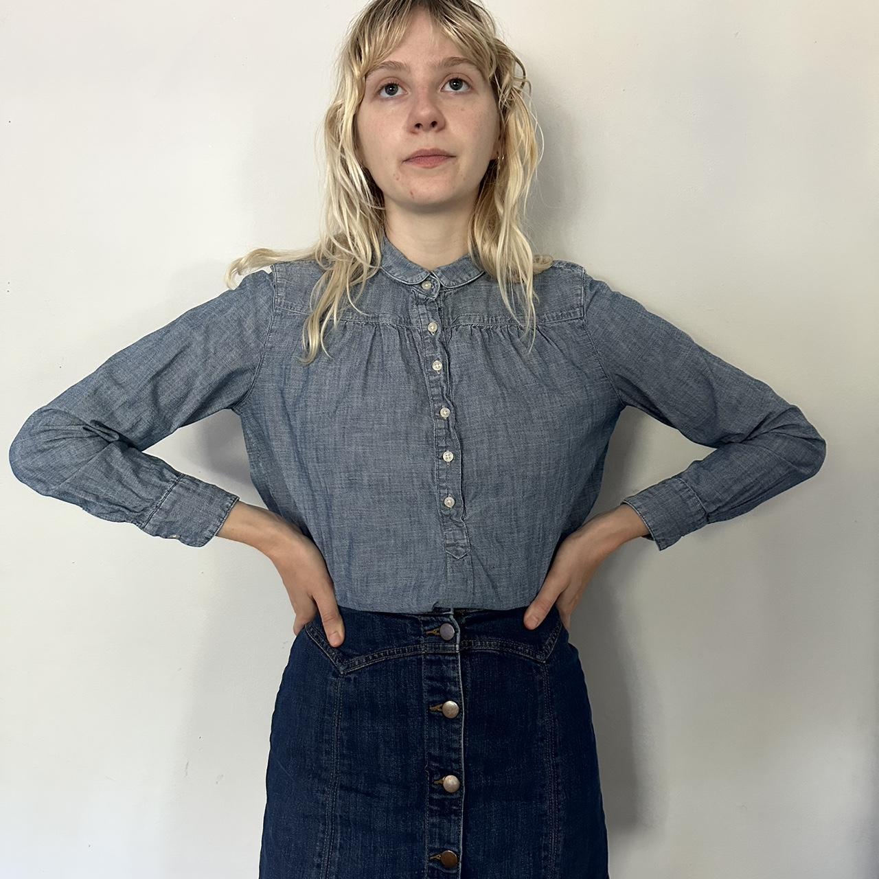 Cute denim button up! Size small - Depop