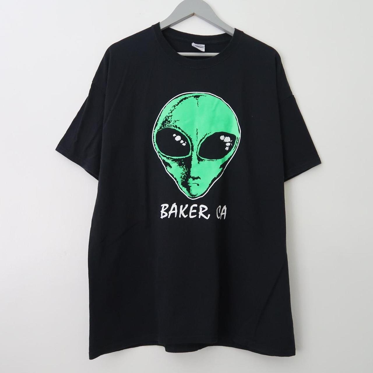 90s alien graphic t shirt. Black with bright neon... - Depop