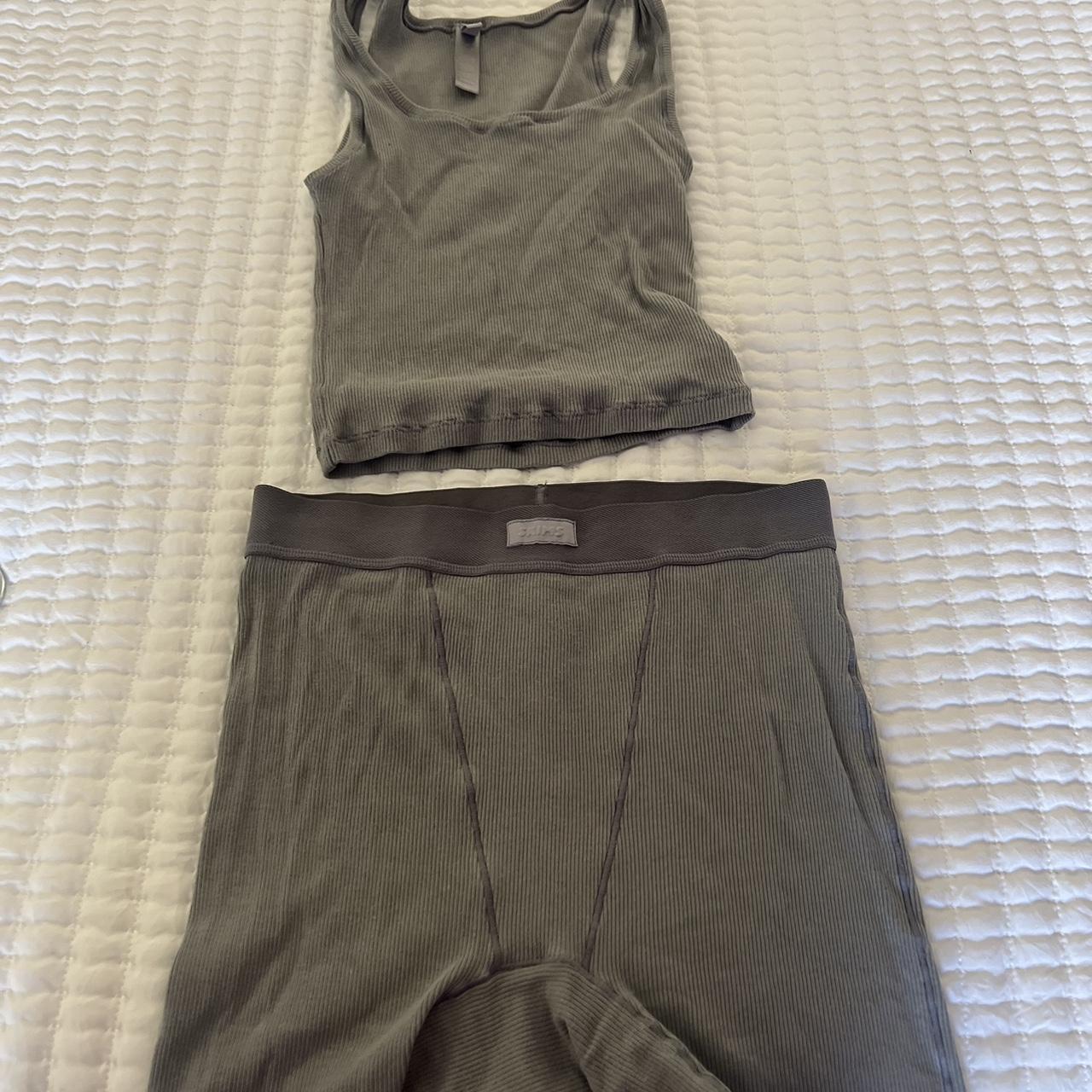 Skims set size small both top and bottom Worn a... - Depop