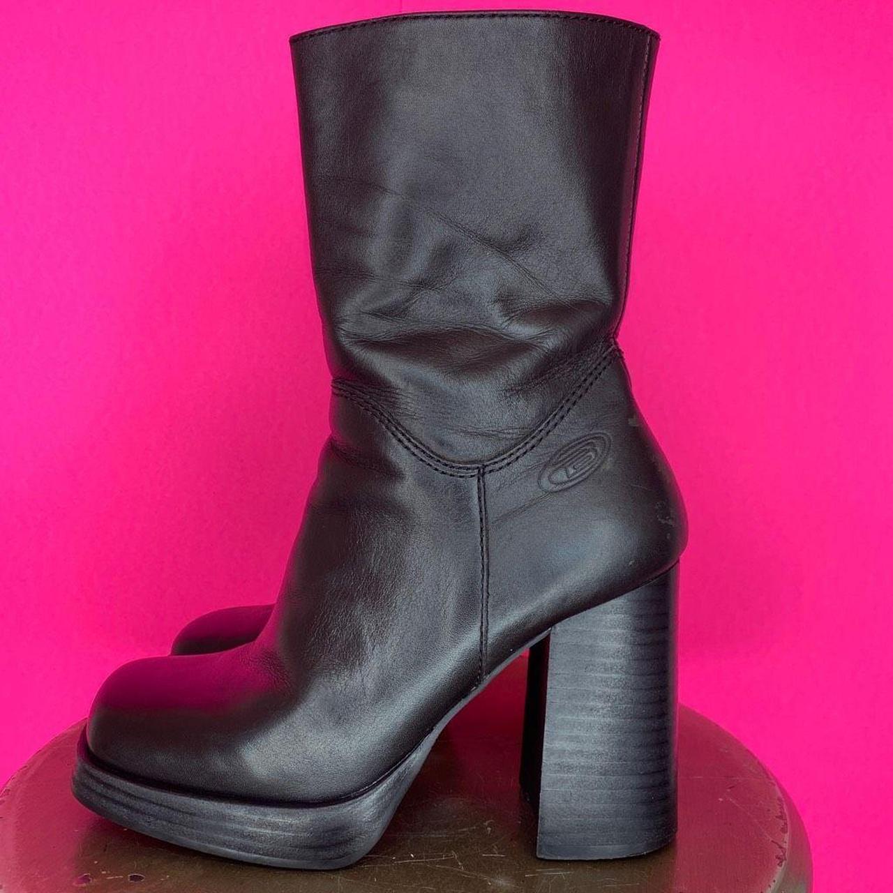 BONGO Women's Black Boots | Depop