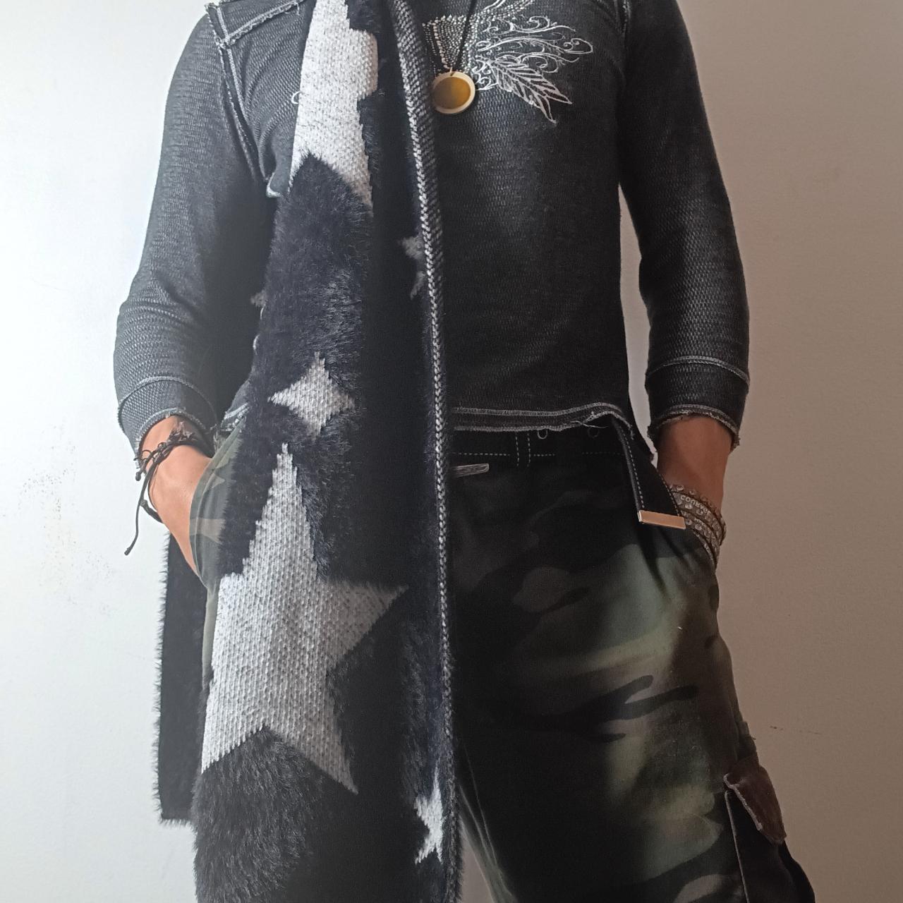 L | Black & White | Stylish Blanket Scarf | #Stars #... - Depop