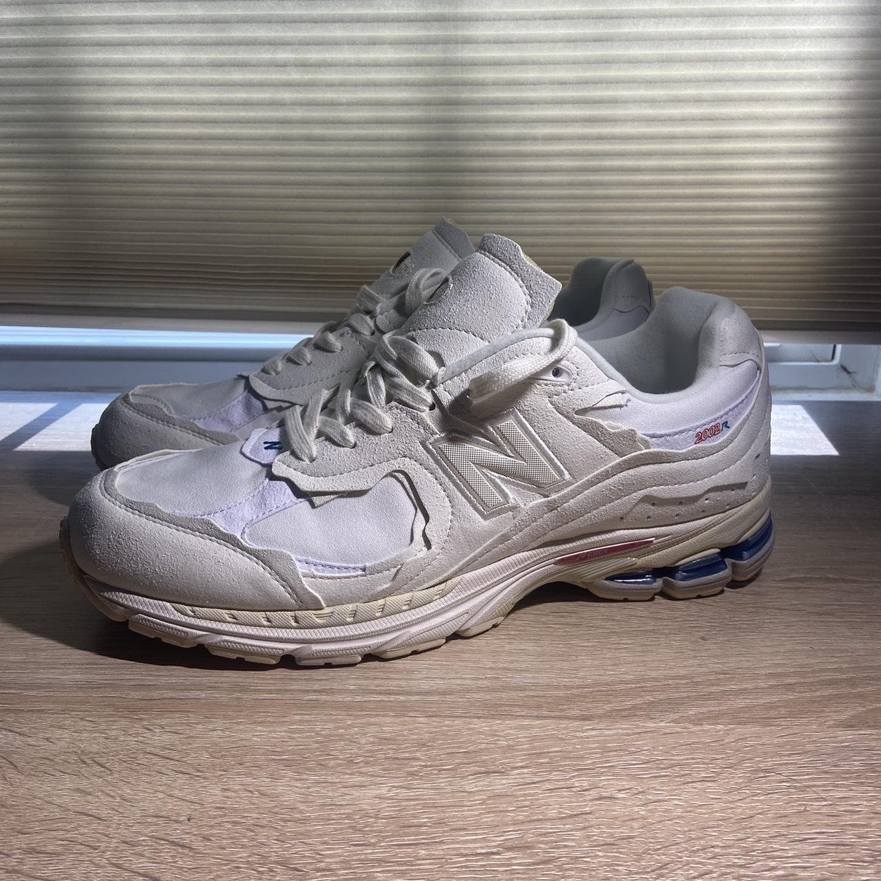 2002r protection pack sea salt Size 11 Like New - Depop