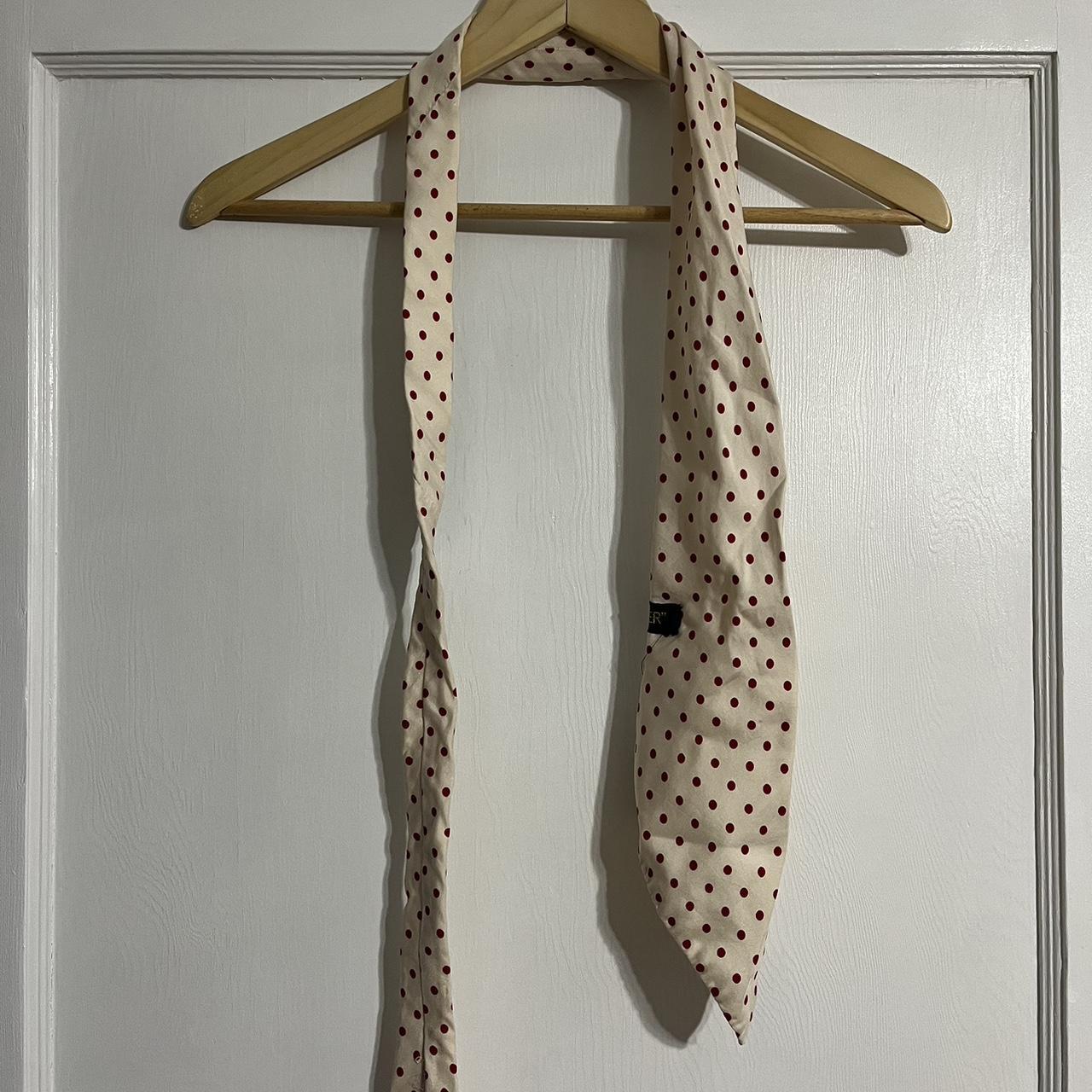 Silk tie One size fits all, cream and red “Kipper” - Depop