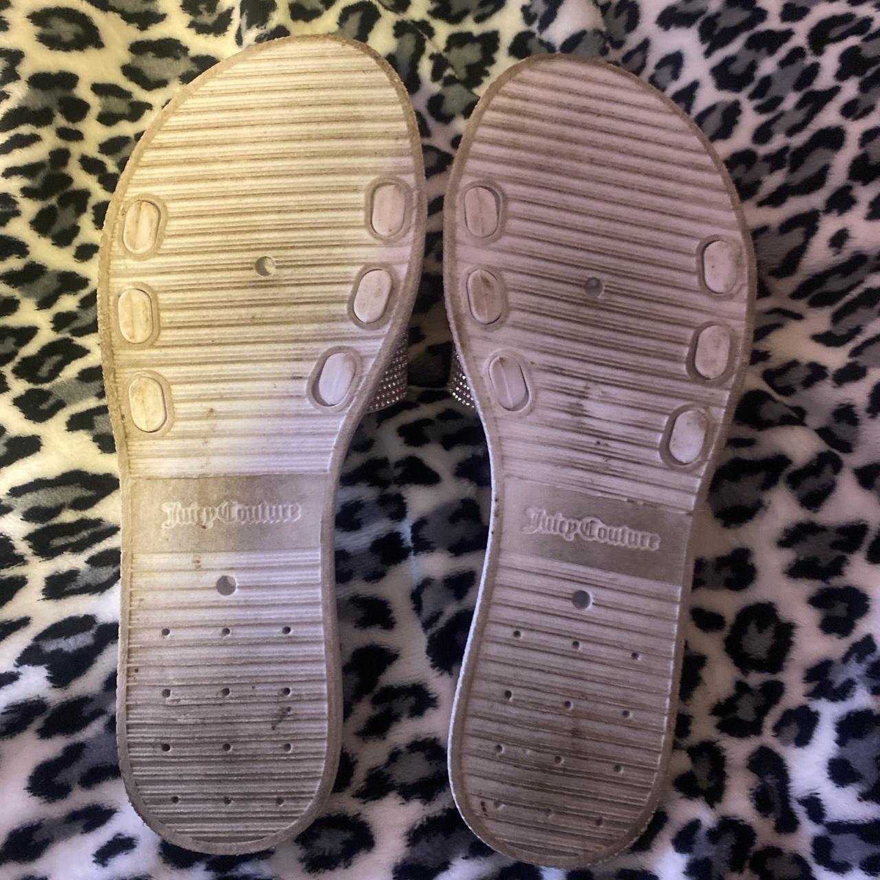 💋 y2k/mcbling 2000s juicy couture slides with... - Depop