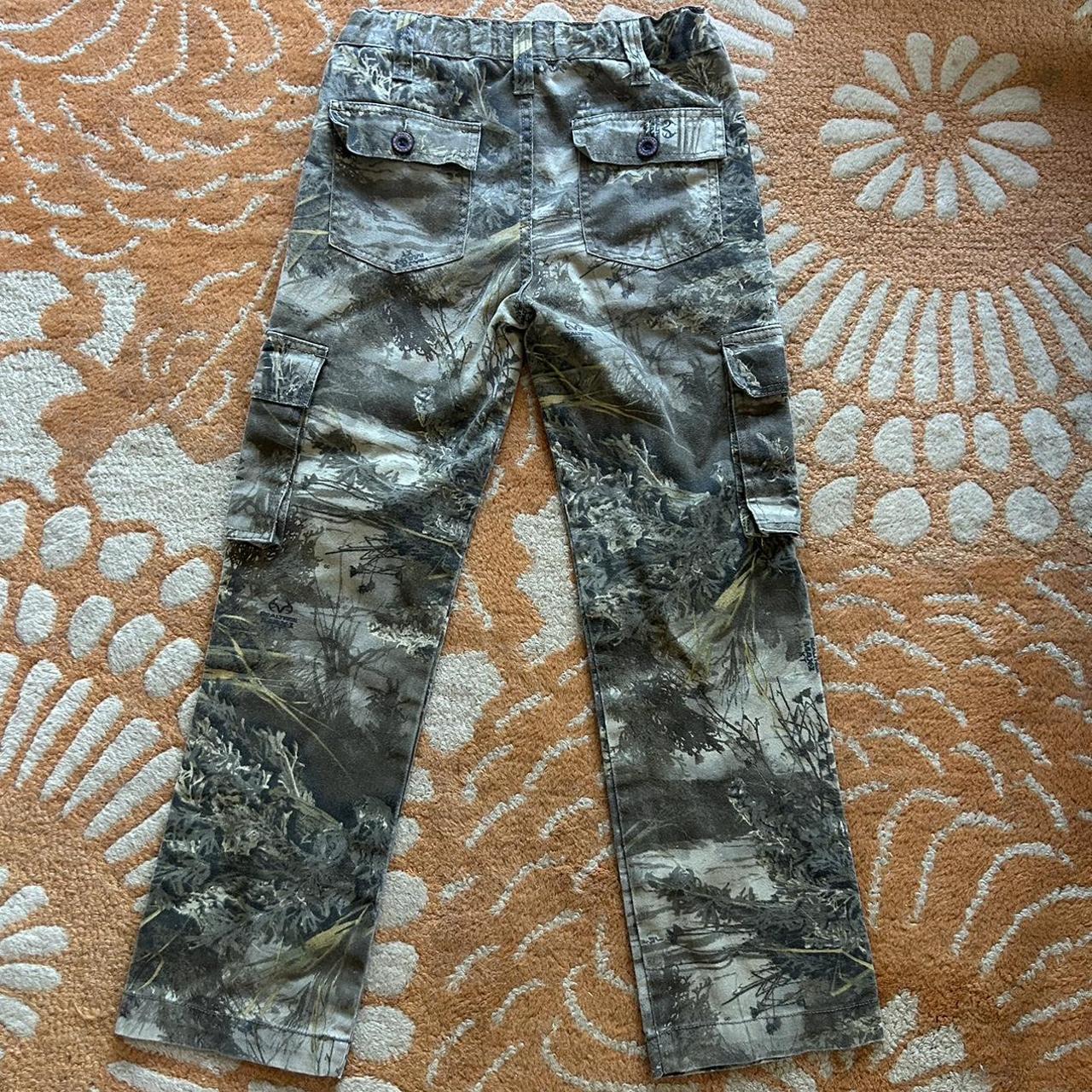 realtree camo cargos 🔥🔥 *youth size L small paint... - Depop