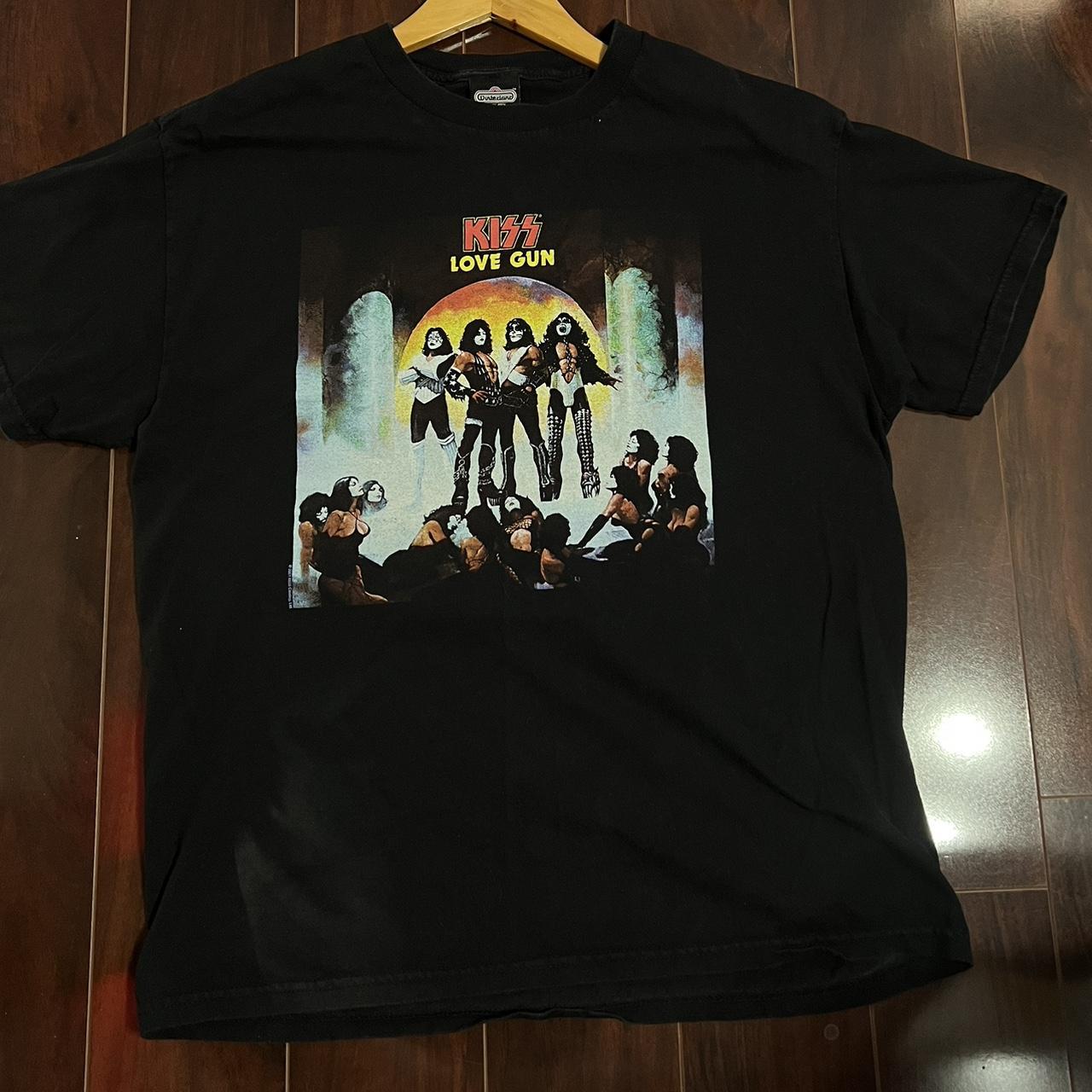 KIZZ LOVE IS GUN vintage tee ! Shirt a Size L but... - Depop
