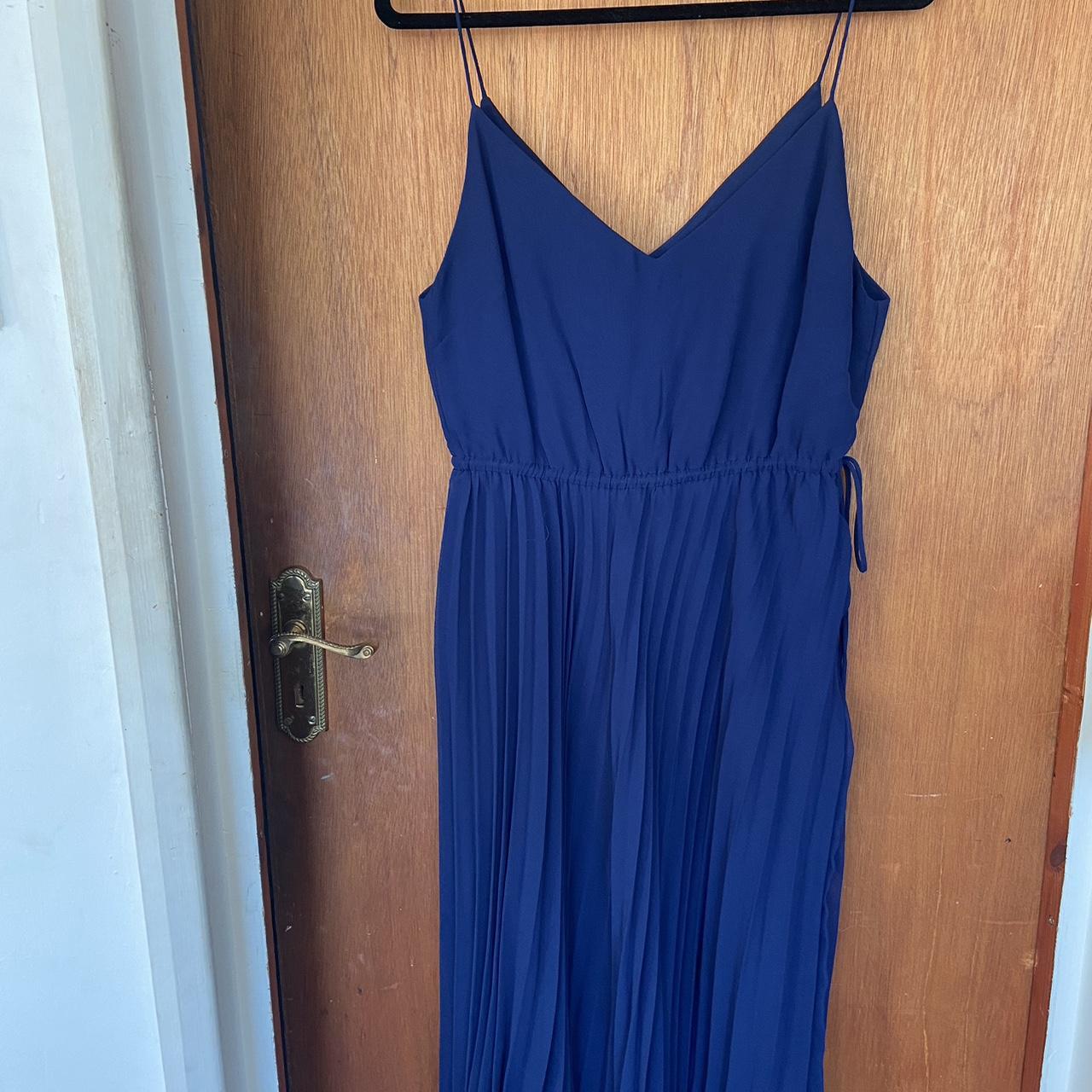 ASOS navy midi dress #asos #navydress #mididress - Depop