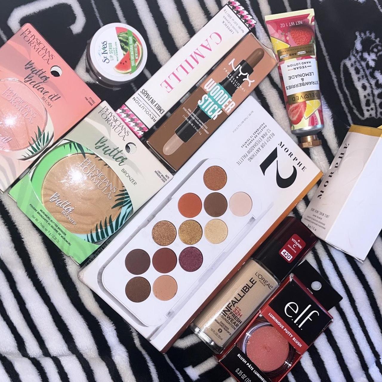 Summer beauty bundle featuring a mix of products - Depop