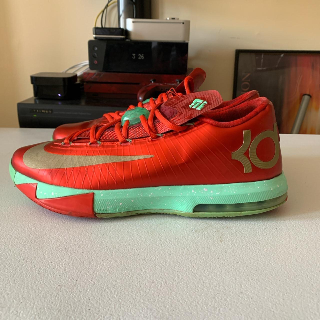 KD 6 “Christmas 8/10 condition no box - Depop