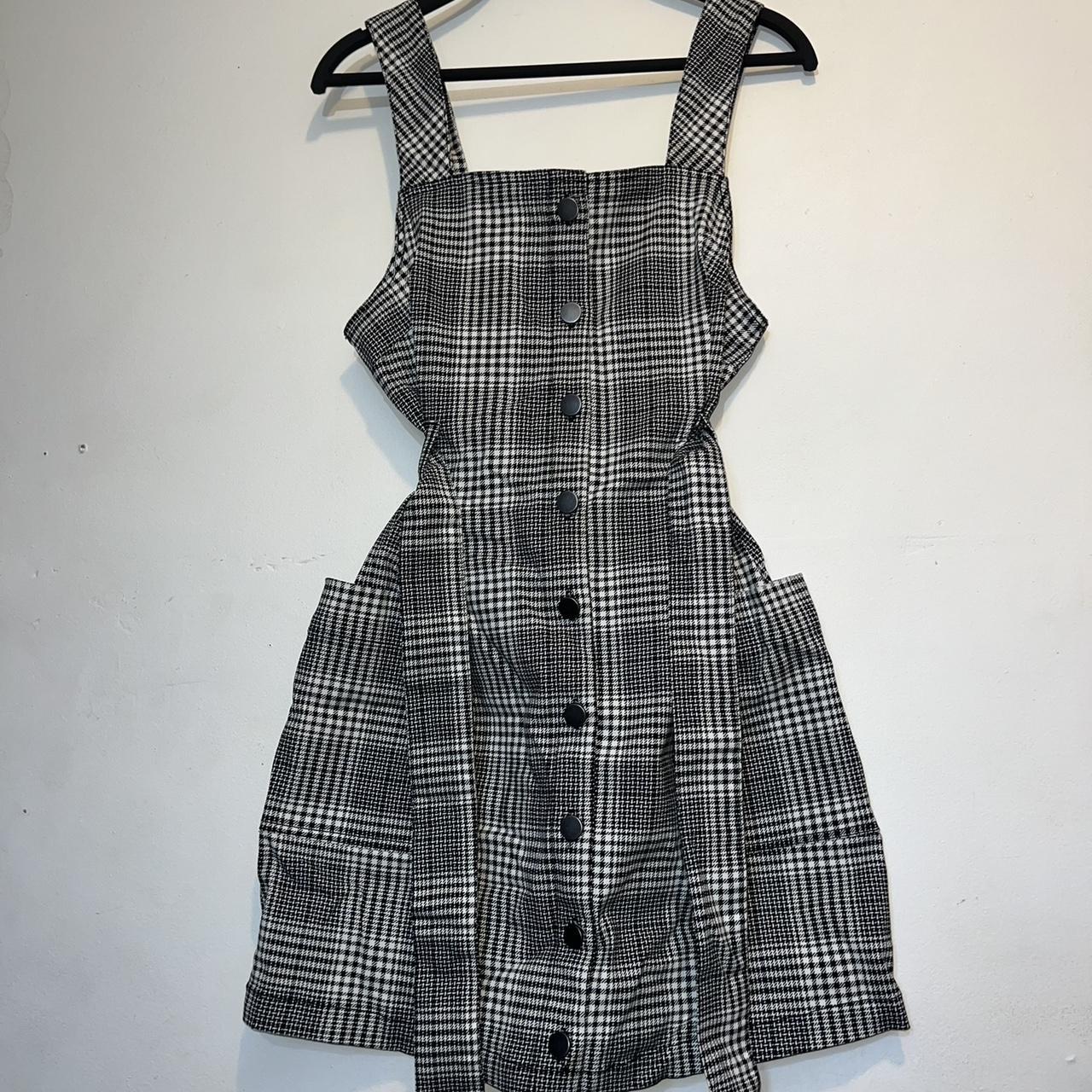 Tinseltown Button Up Plaid Dress with Ties & Pockets... - Depop