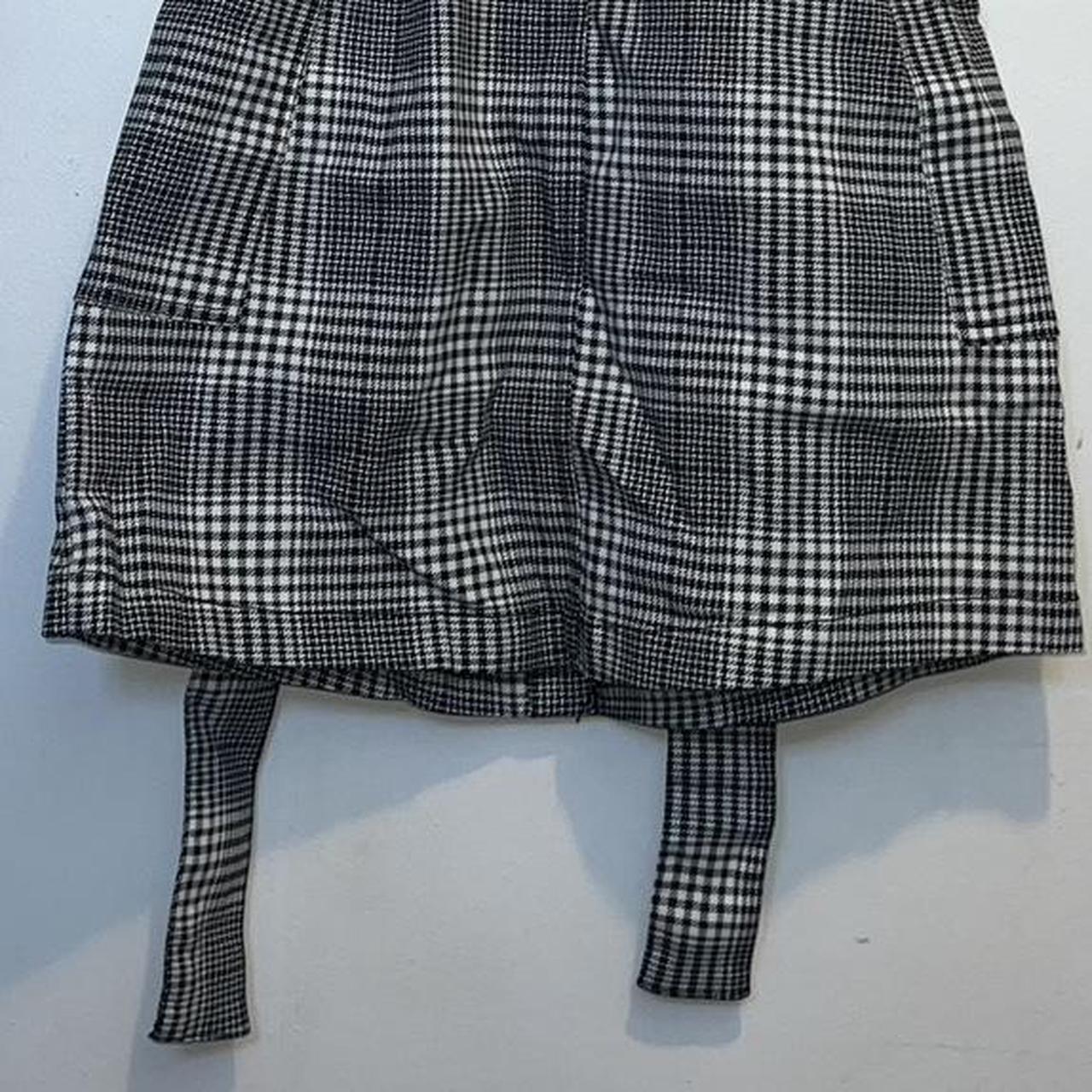 Tinseltown Button Up Plaid Dress with Ties & Pockets... - Depop
