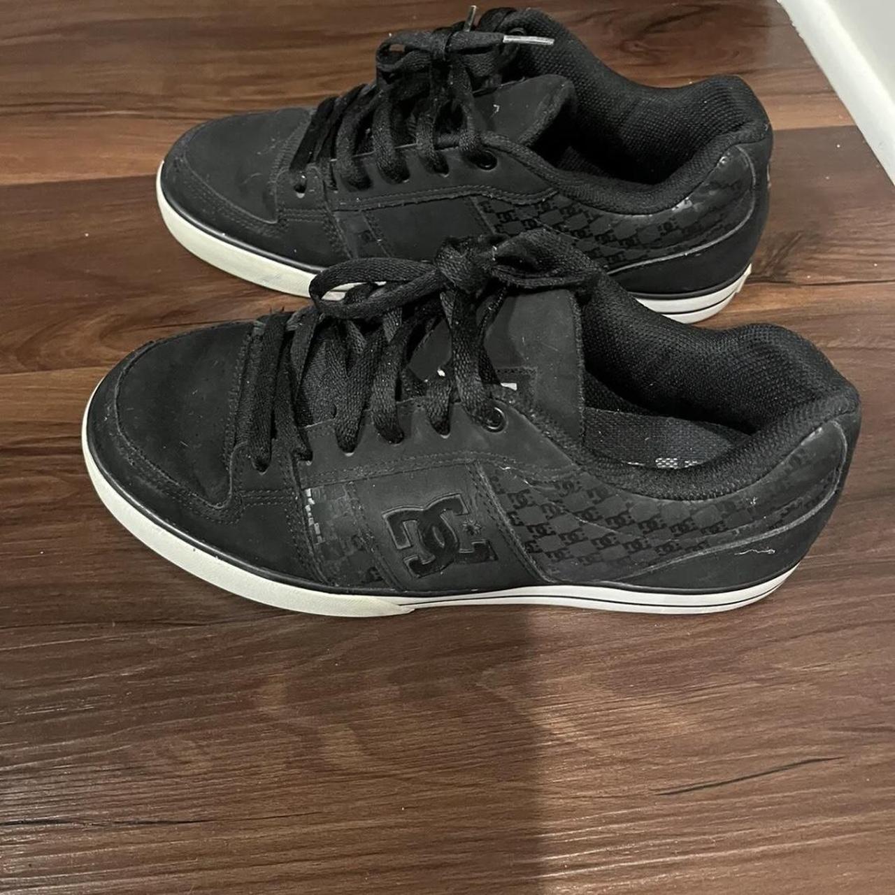 DC Shoes Men's Black and Grey Trainers | Depop