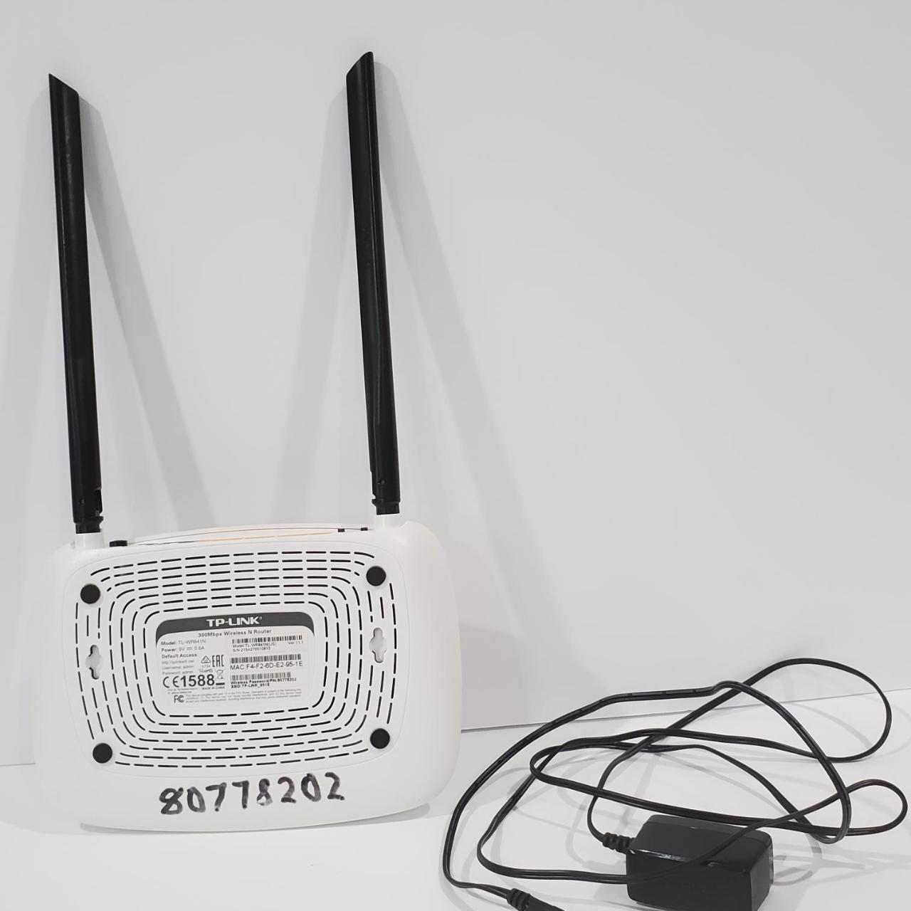 TP-LINK 300Mbps Wireless N Router - TL-WR841N. Light... - Depop