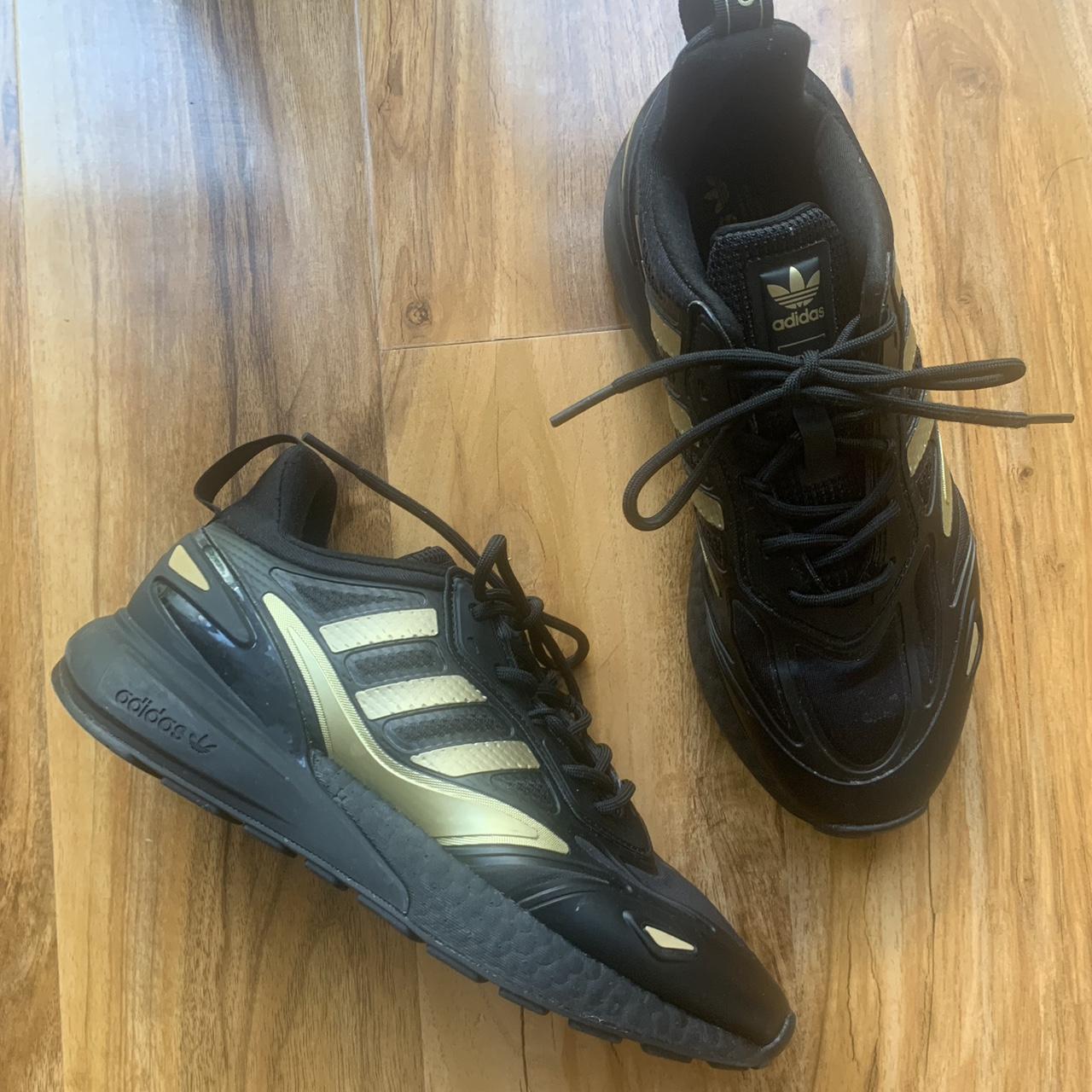 Adidas Women's Black and Gold Trainers | Depop