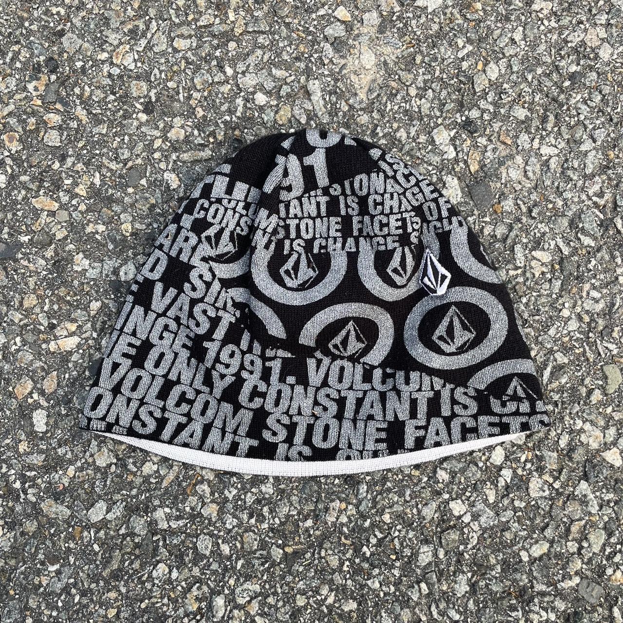Volcom Reversible hat/beanie Perfect Condition... - Depop