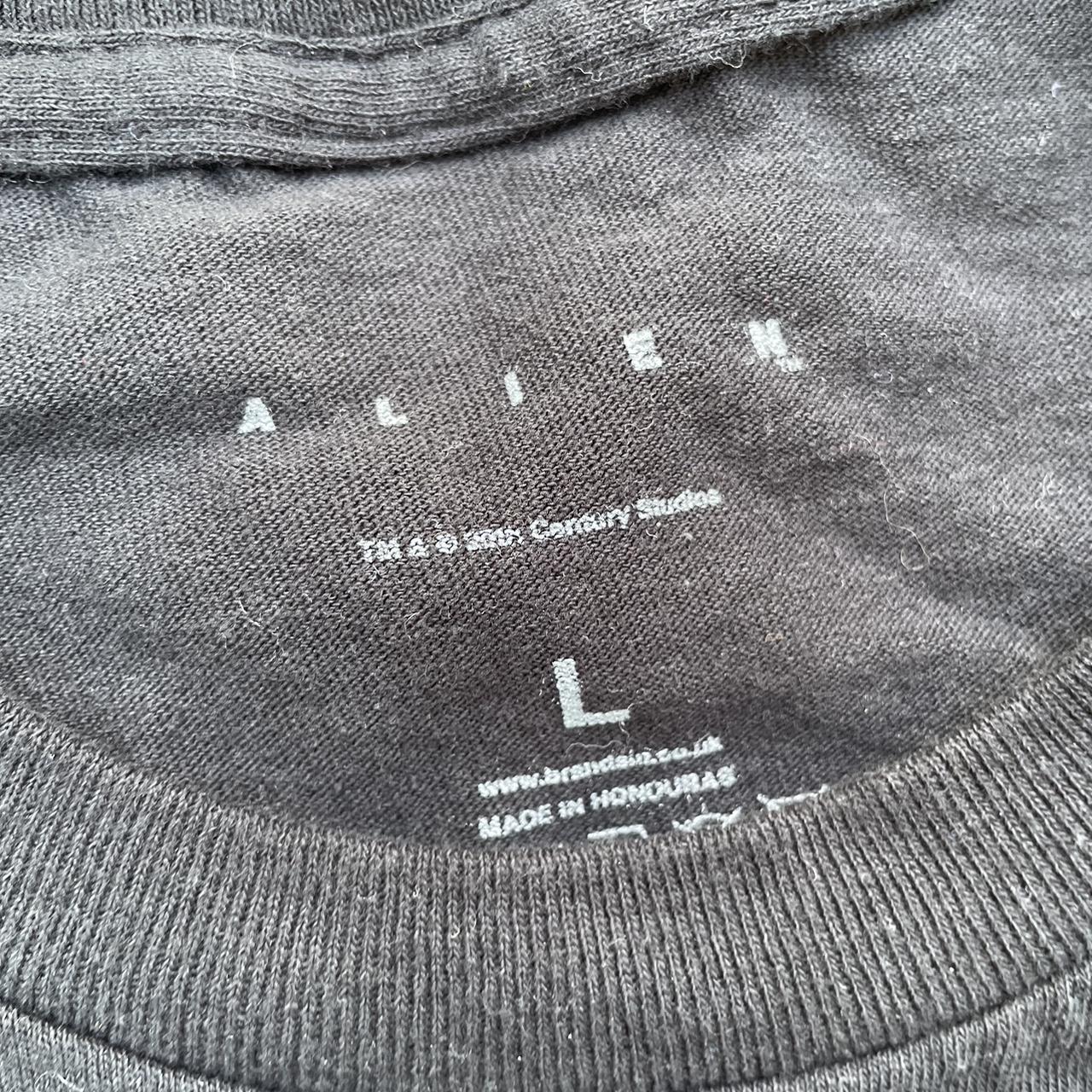 Alien Graphic tee!! Great condition L(reference... - Depop