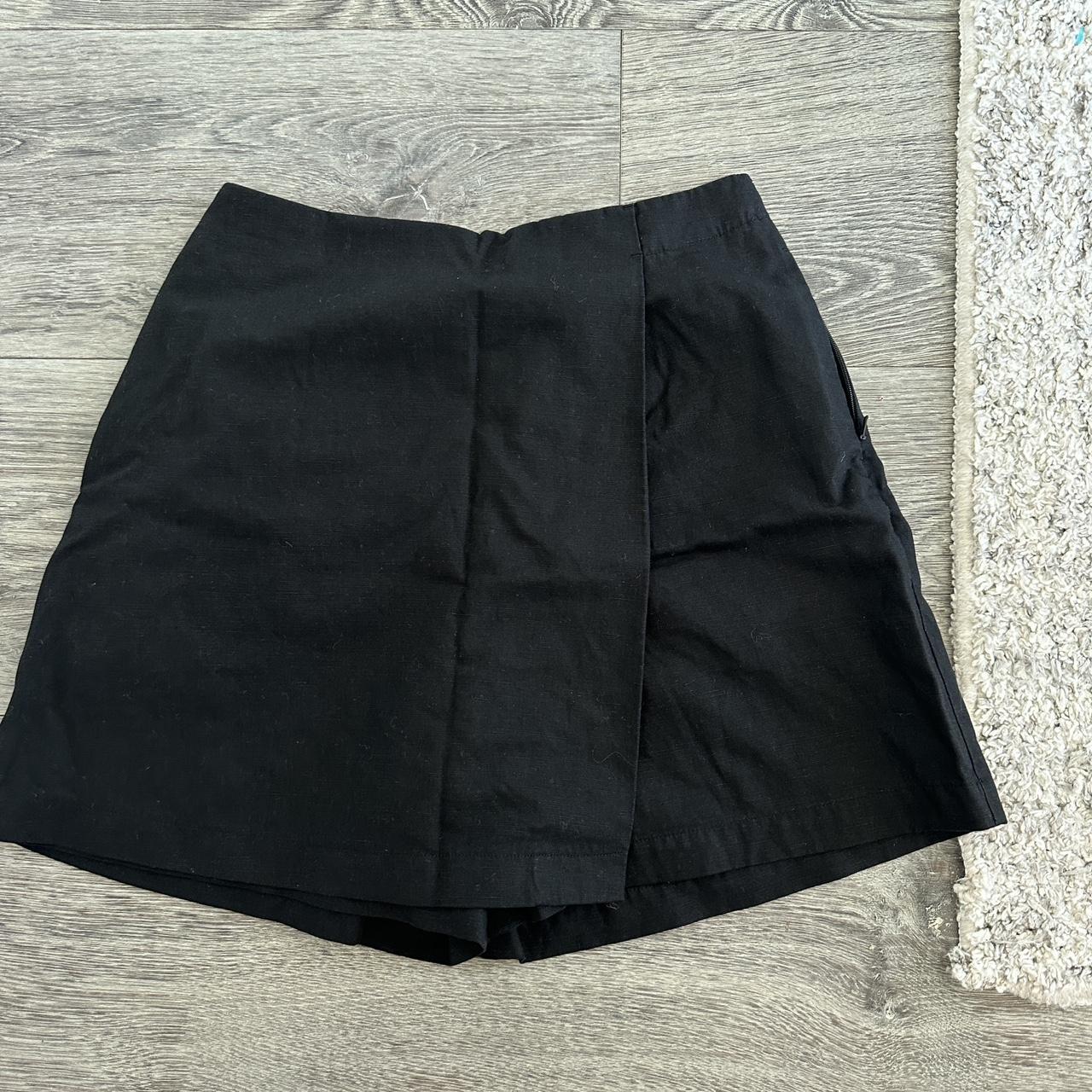 The best work skort ever. Always wore this to the... - Depop