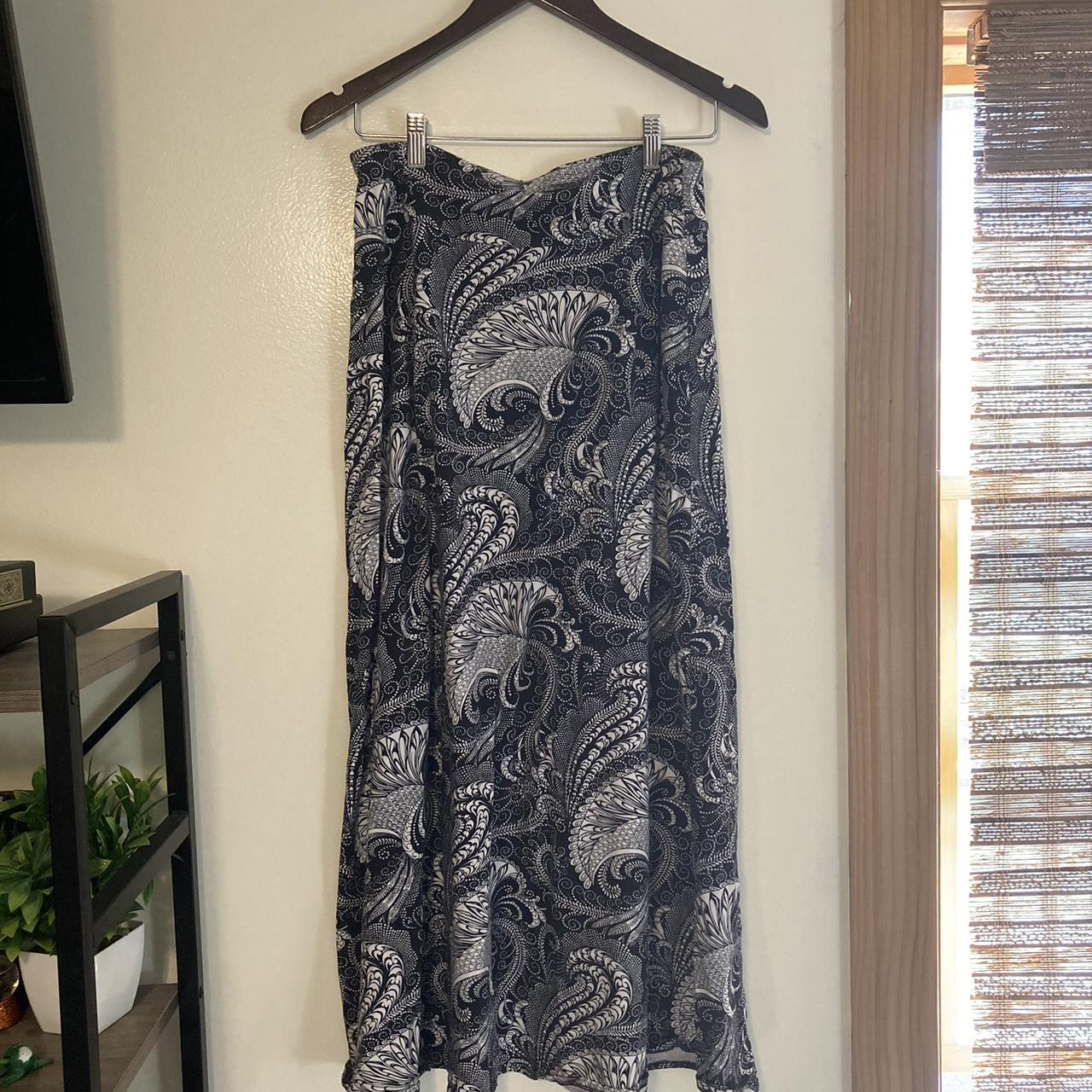 Maxi/midi paisley talbots skirt, very stretchy and... - Depop