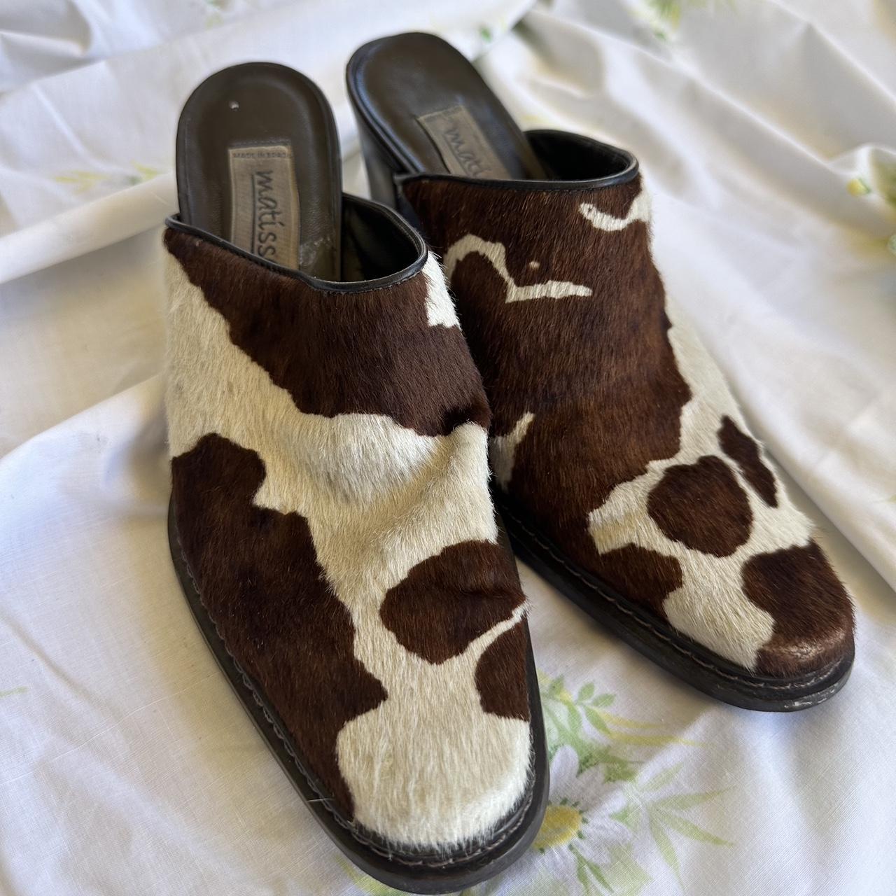 Matisse cow hide clogs - sole of left heel slightly... - Depop