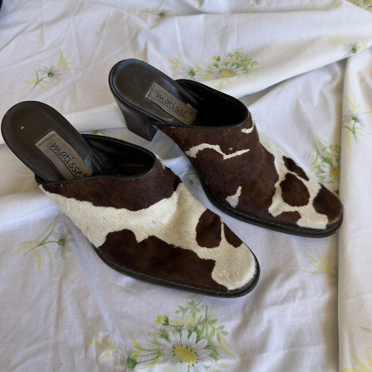 Matisse cow hide clogs - sole of left heel slightly... - Depop
