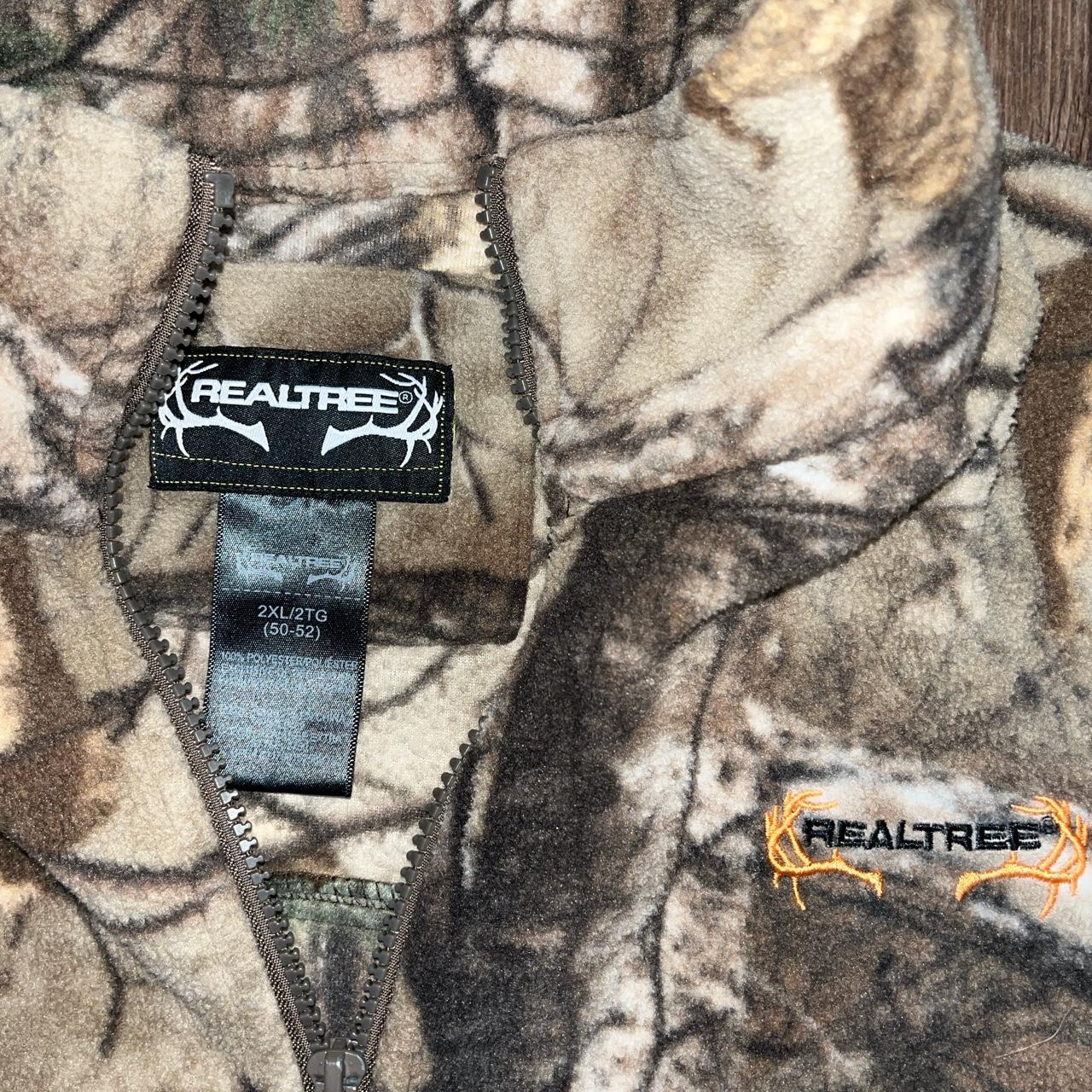 Realtree zip up fleece with zip up pockets size... - Depop