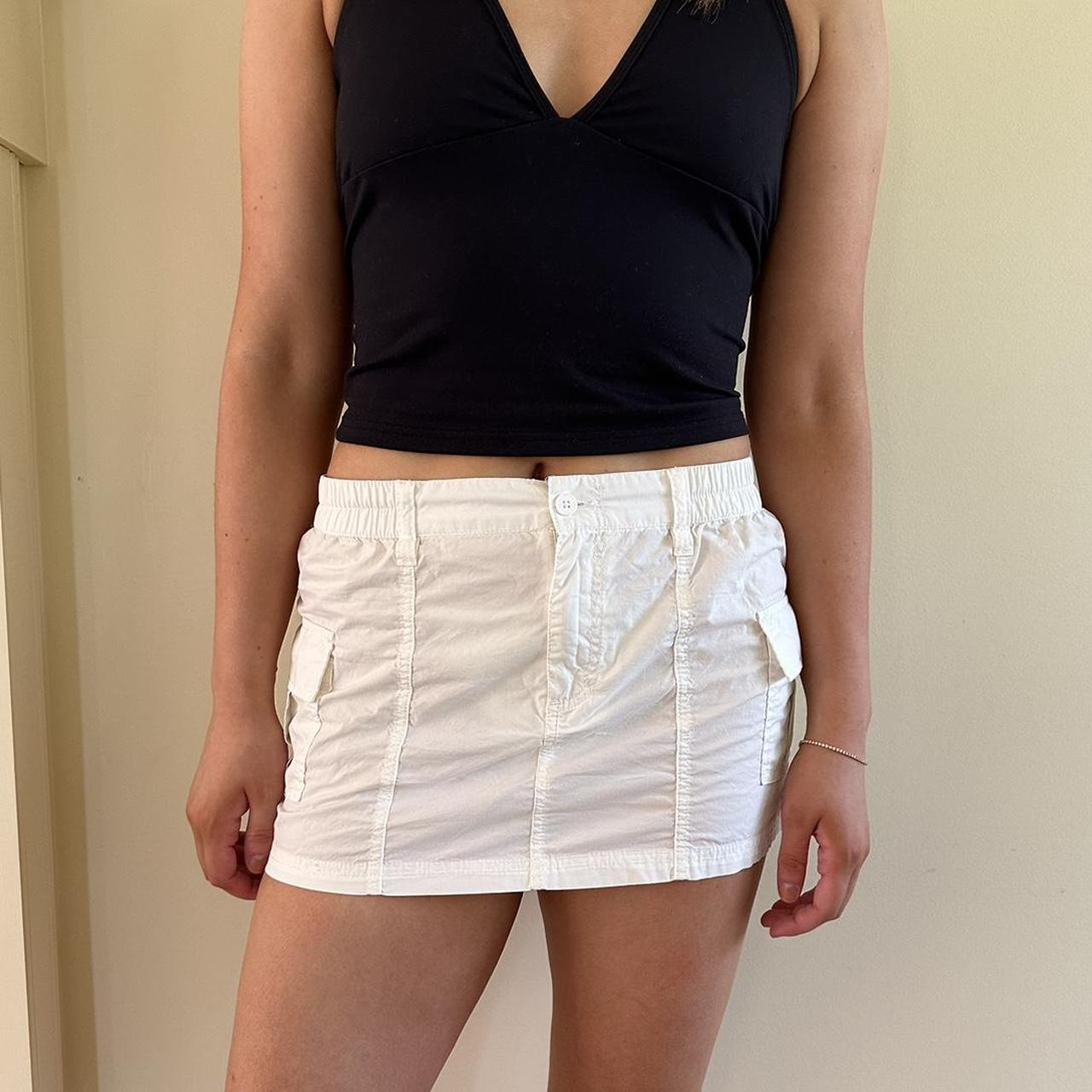 supre cargo skirt - size 10, but short, probs fit... - Depop