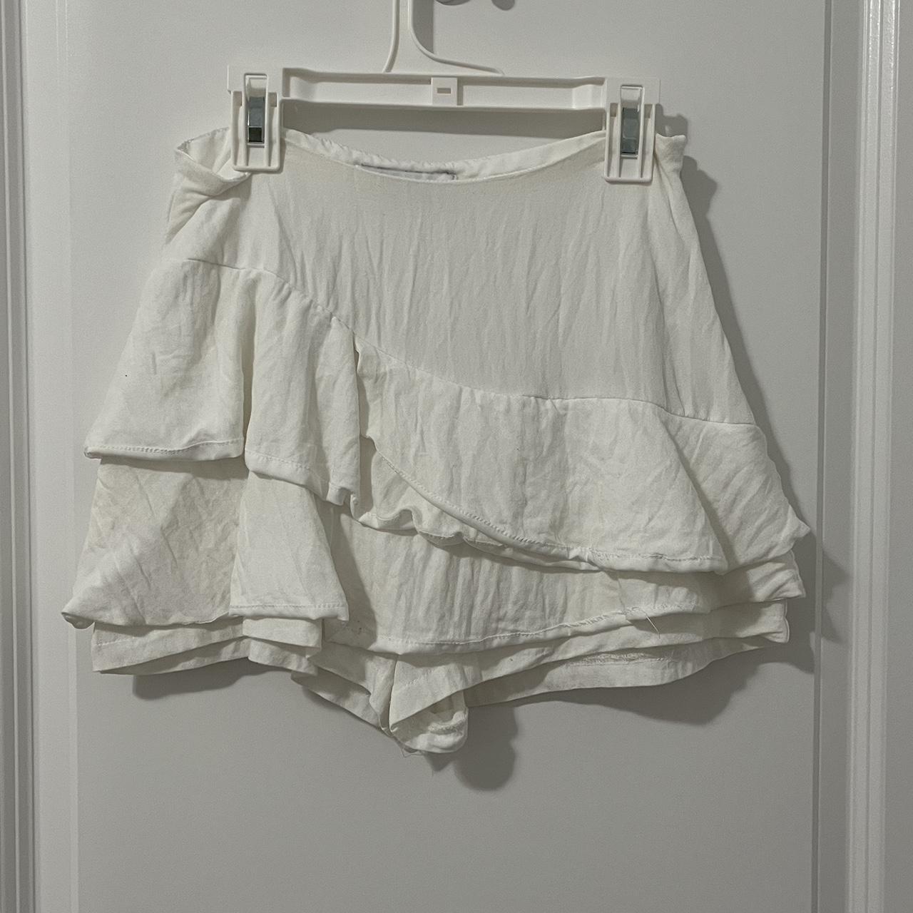 white ruffle skort, only worn a few times - Depop