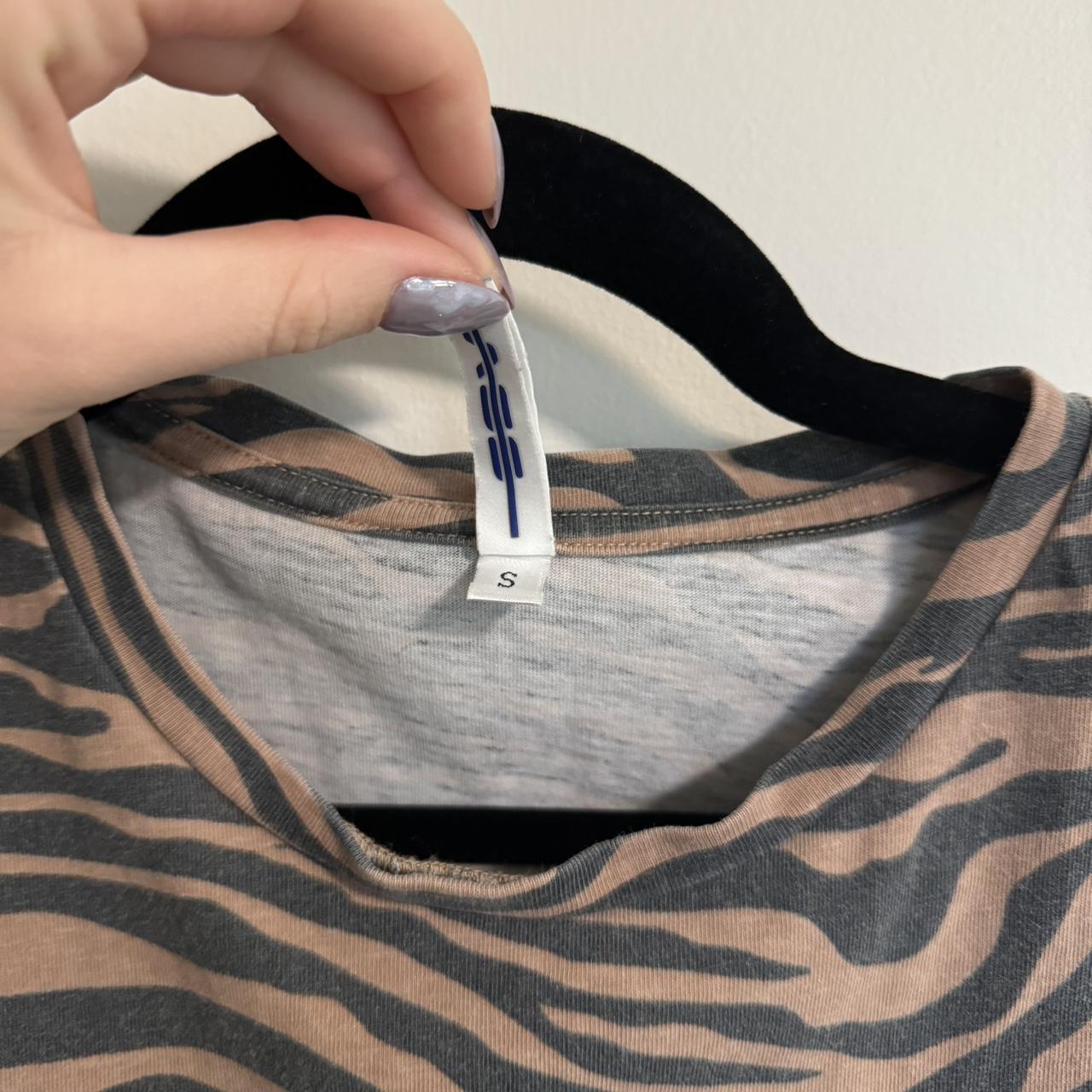 adam selman sport workout tank size small! cute tank... - Depop