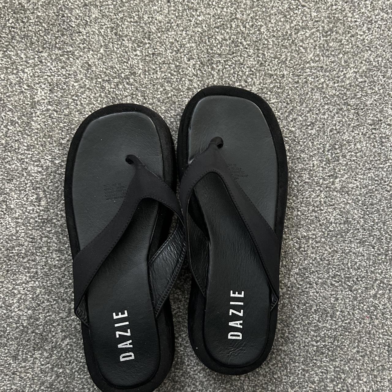 DAZIE Platform thongs🖤 women’s US 10/ UK 8 / EU 42... - Depop