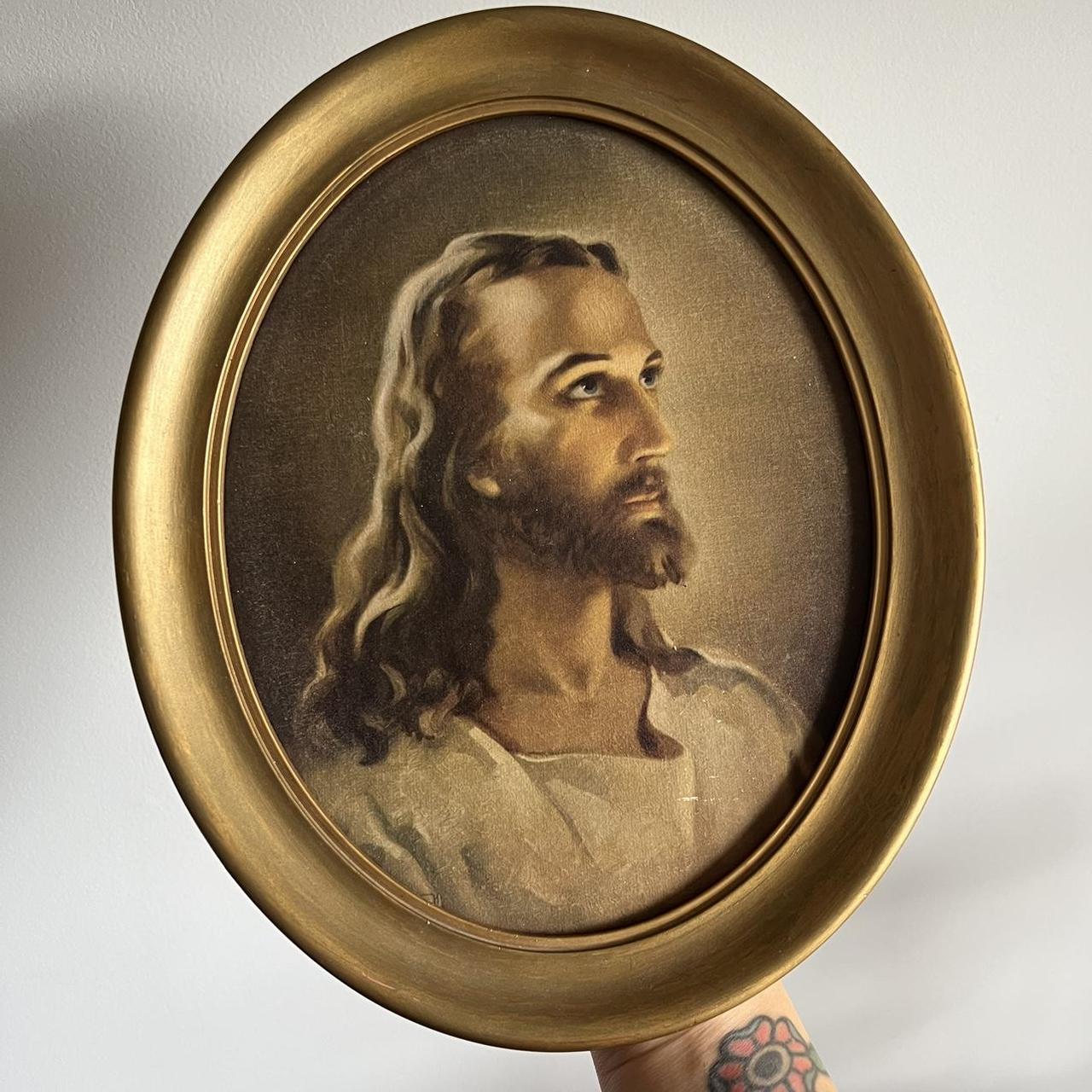 Jesus Portrait in Gold Painted Oval Frame - measures... - Depop