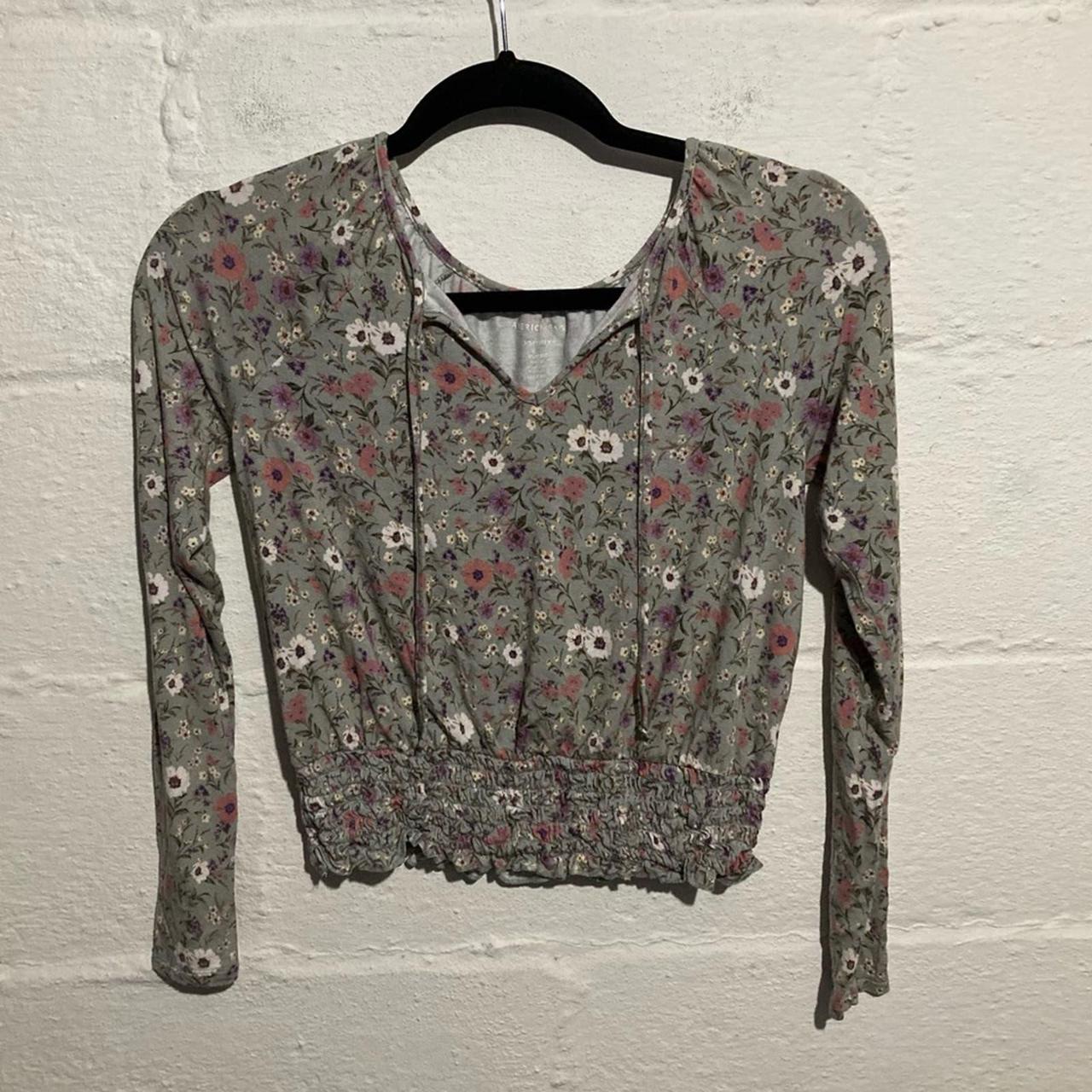 American Eagle Soft & Sexy Floral Front Tie V-Neck... - Depop