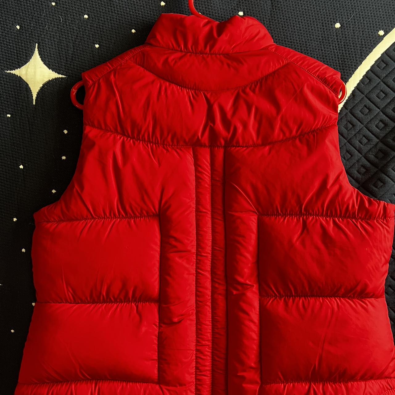 XLarge Red puffer vest Signs of wear around collar... - Depop
