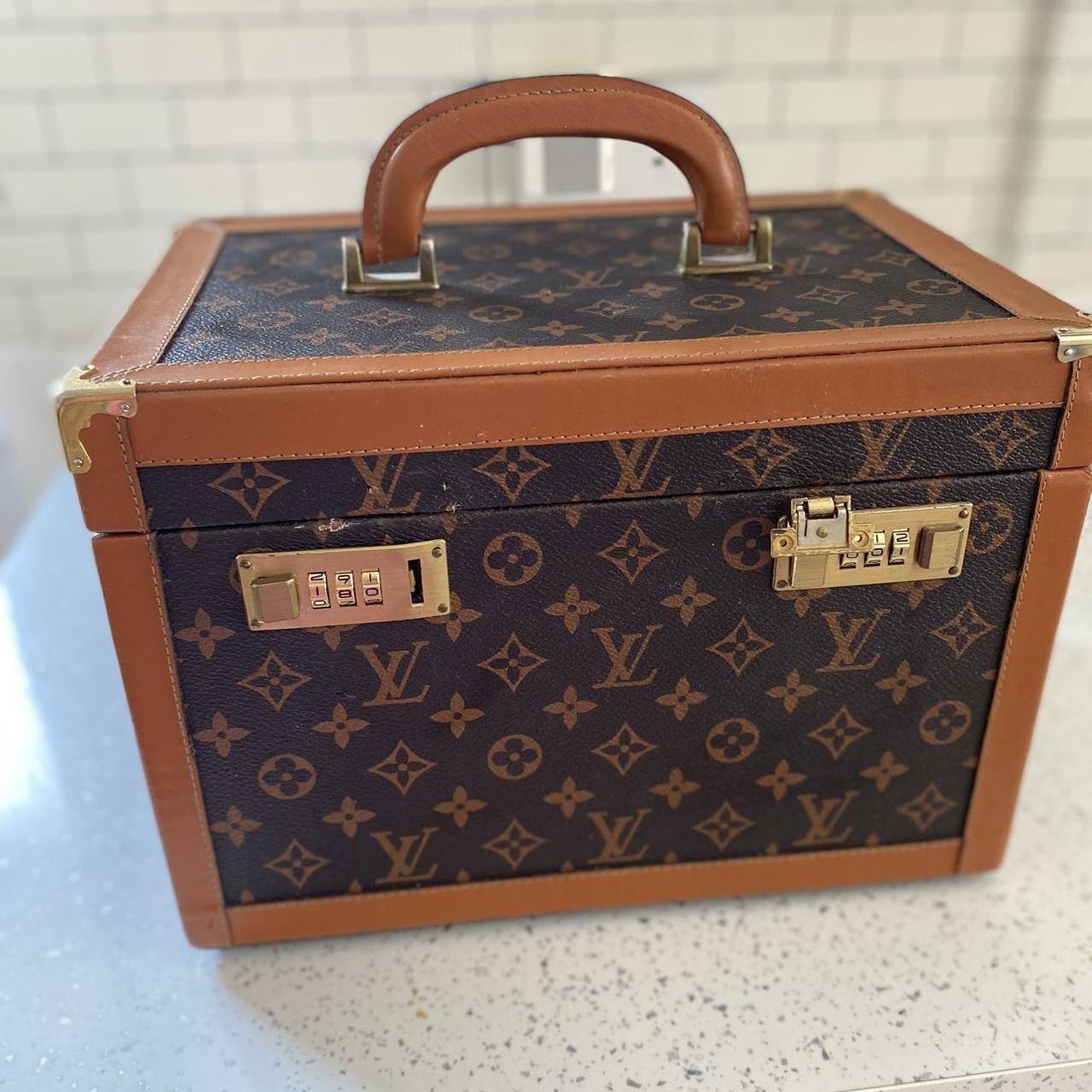 Lv vanity case, beautiful condition, a hinge has... - Depop