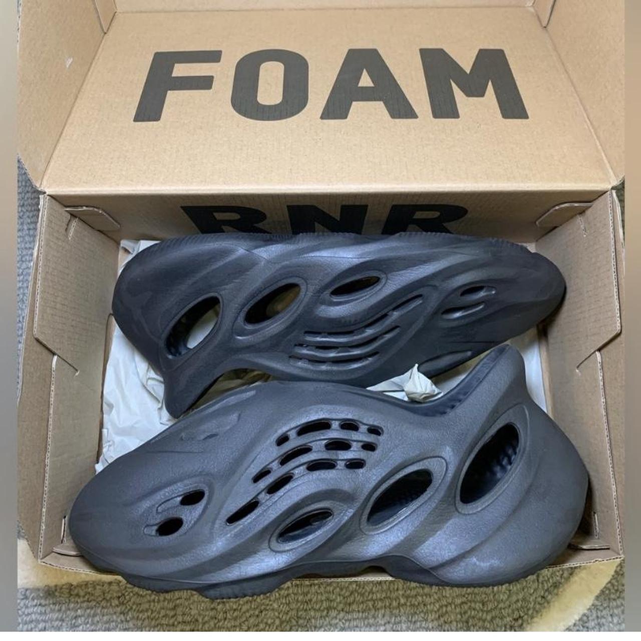 Yeezy Women's Grey Slides | Depop